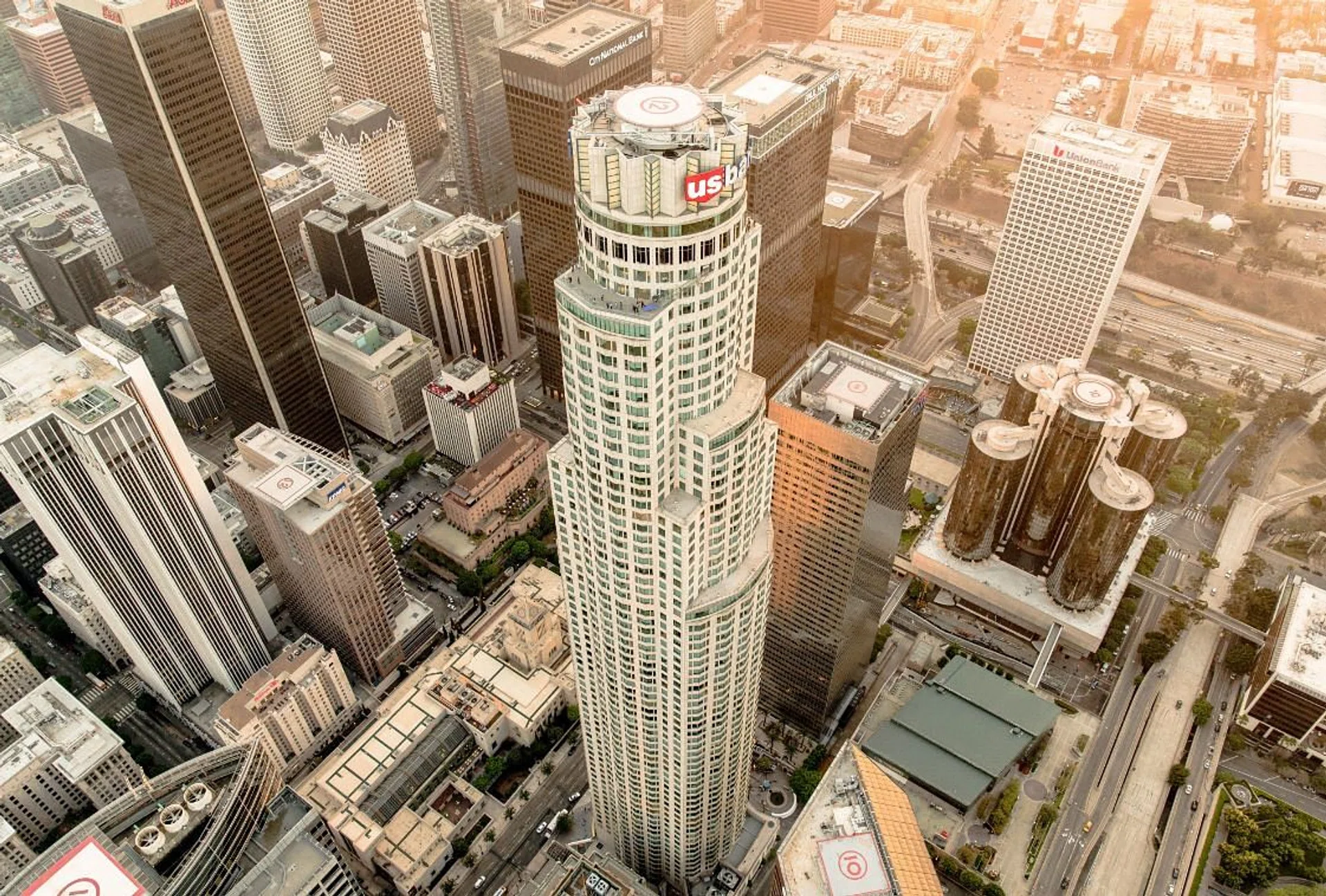 OUE to sell iconic US Bank Tower for US$430m, below valuation - The ...