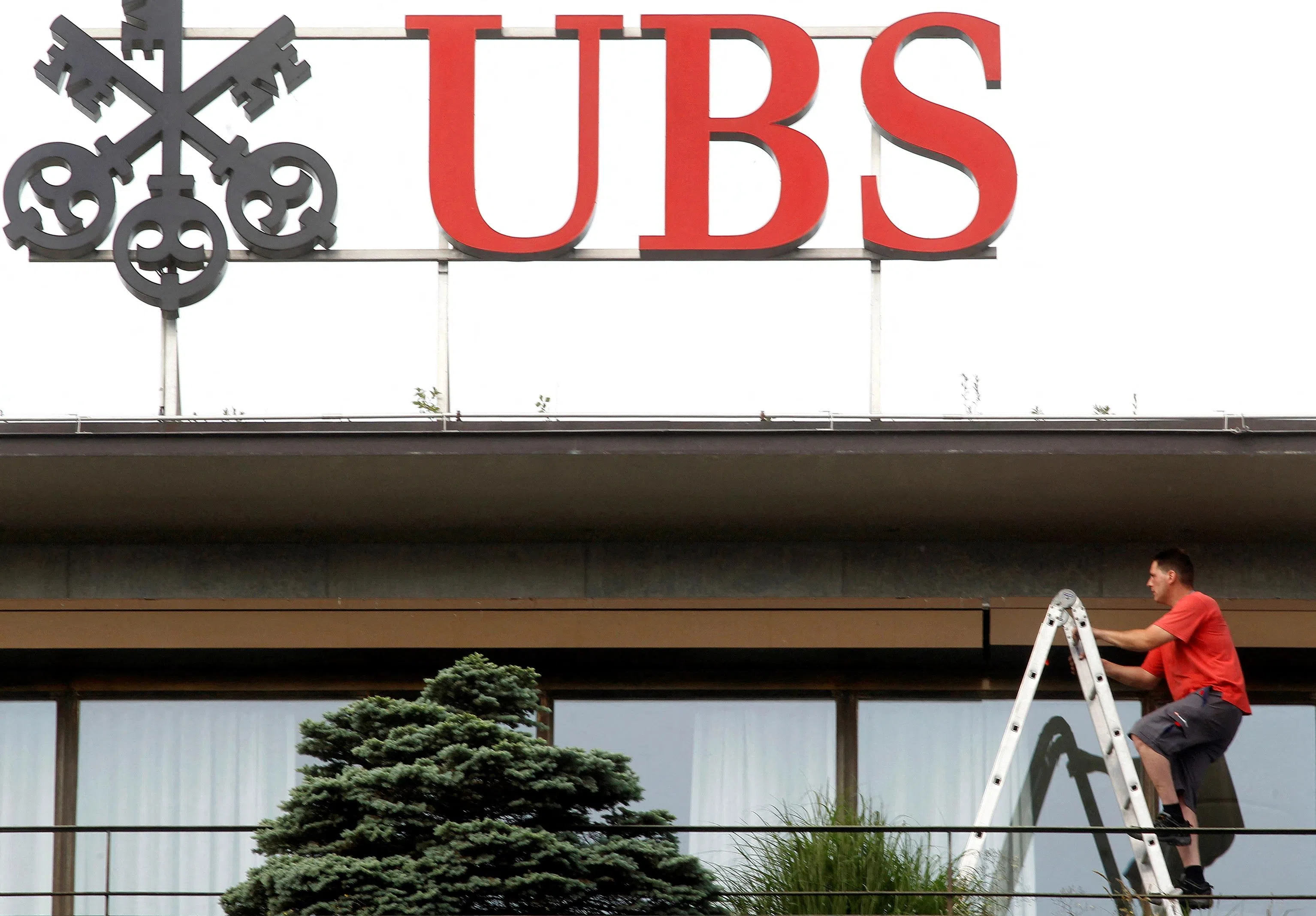UBS names leadership team for global banking division - The Business Times