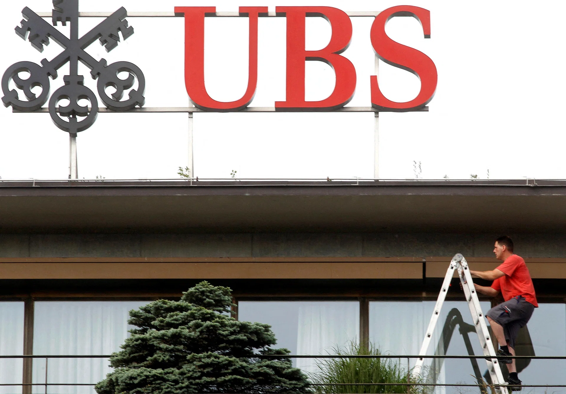 UBS names leadership team for global banking division - The Business Times