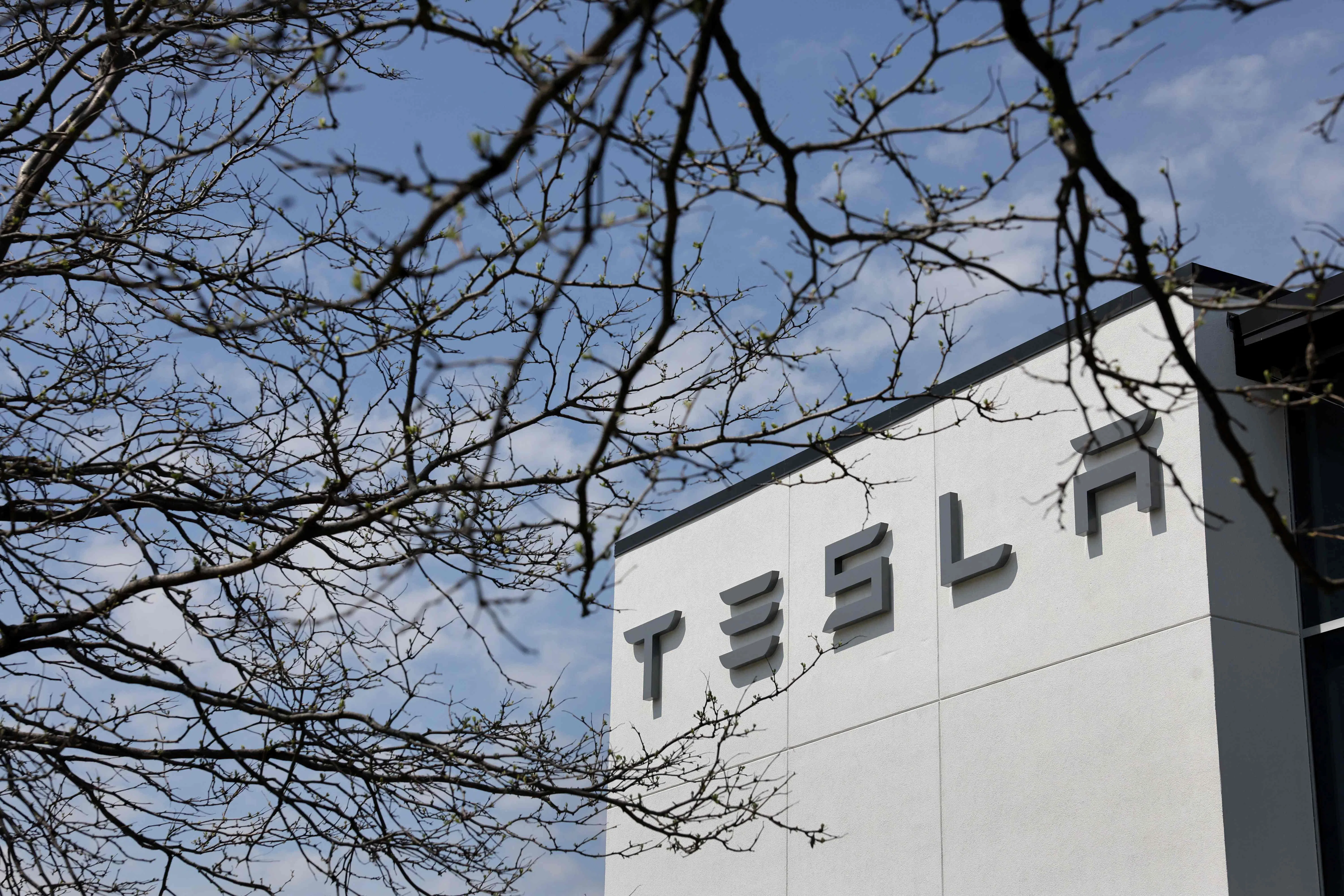 Elon Musk’s embrace of advertising at Tesla grabs marketers’ attention ...