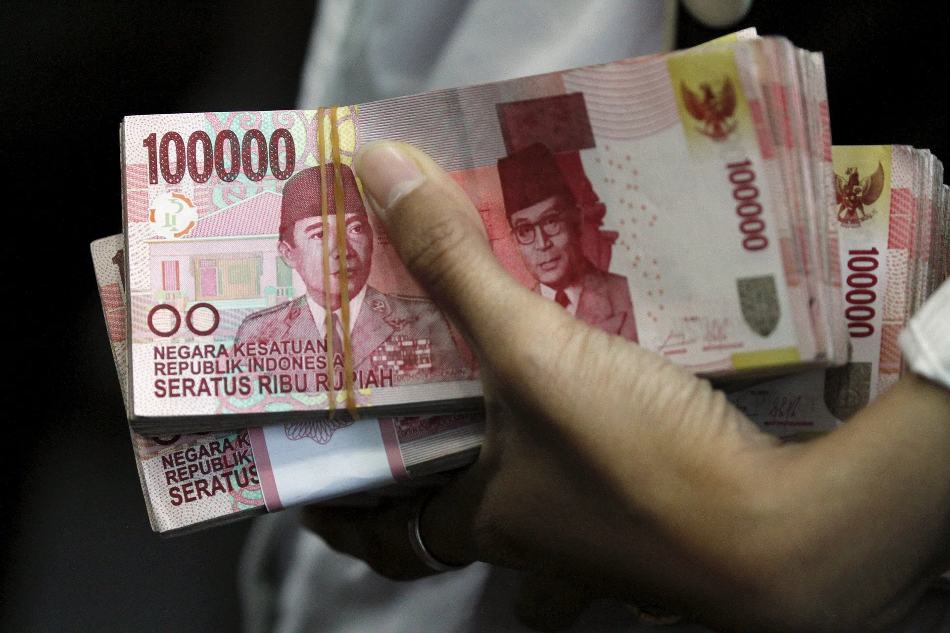 Rupiah gains most since October as Bank Indonesia sees stability - The ...