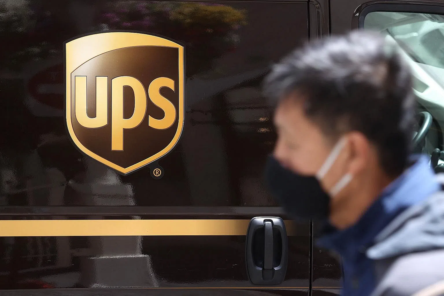 UPS quarterly profit beats expectations as pandemic spurs home deliveries