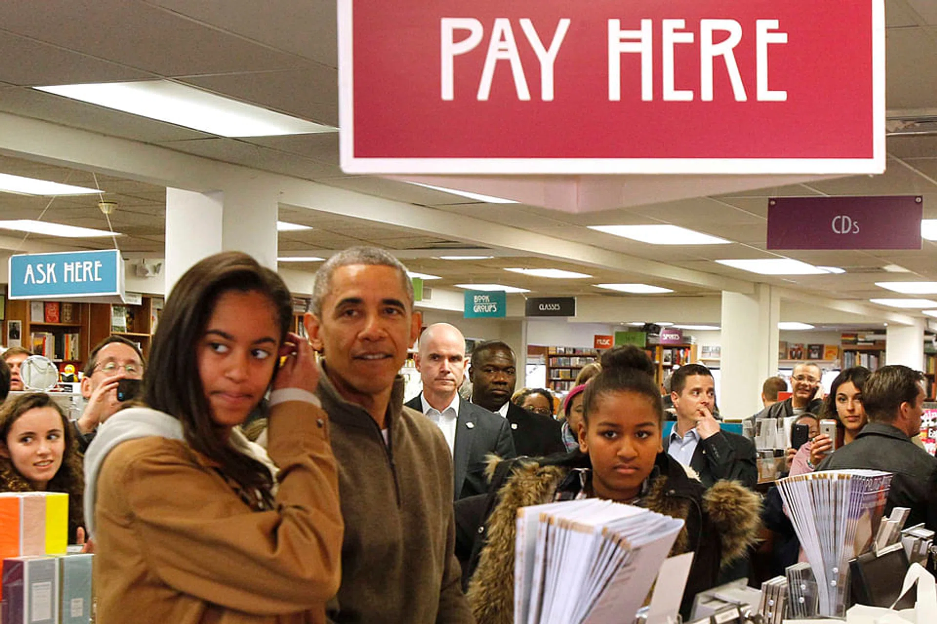 Obamas shop to honour small businesses - The Business Times