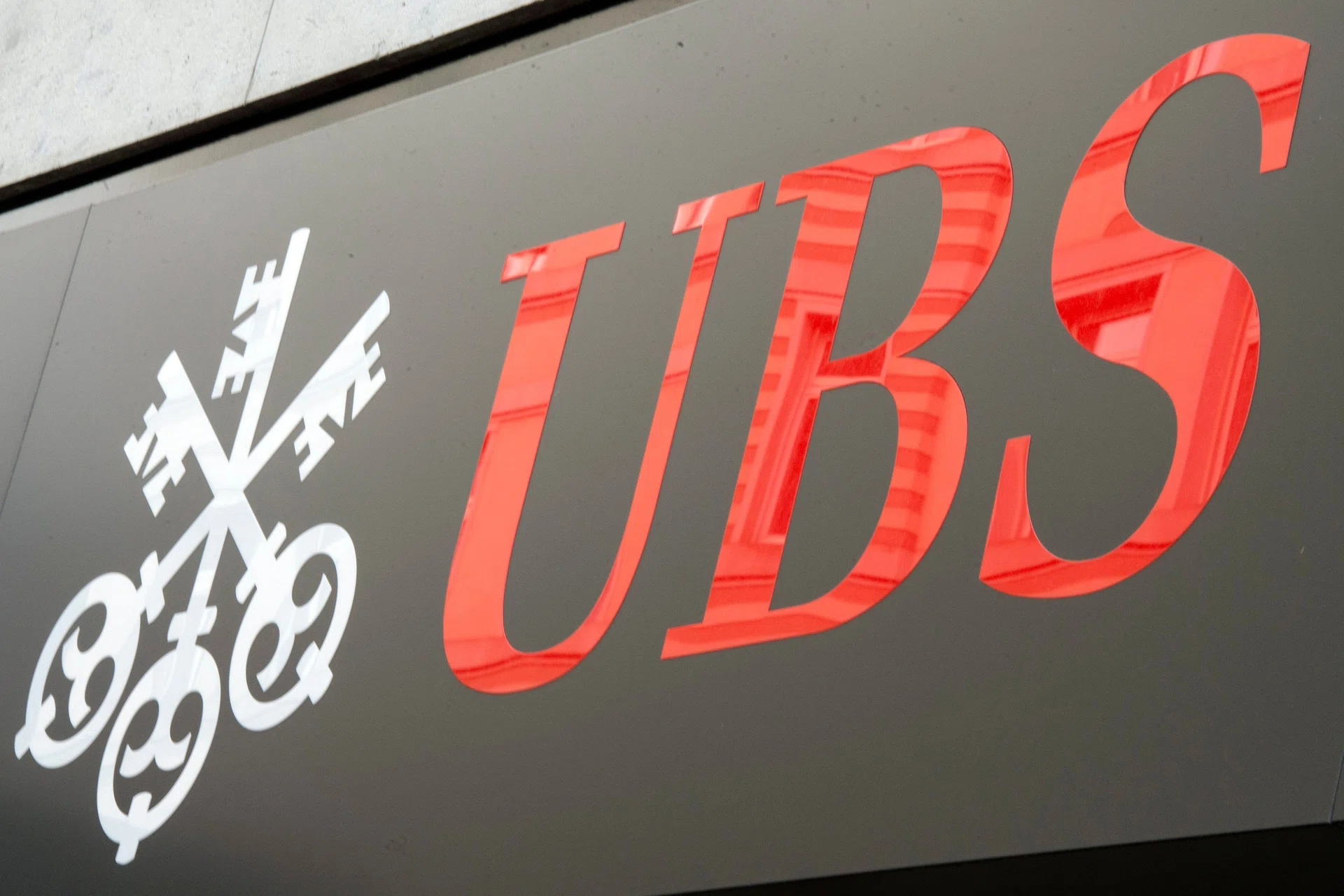 UBS posts Q1 profit slump, but net new client assets well ahead of ...