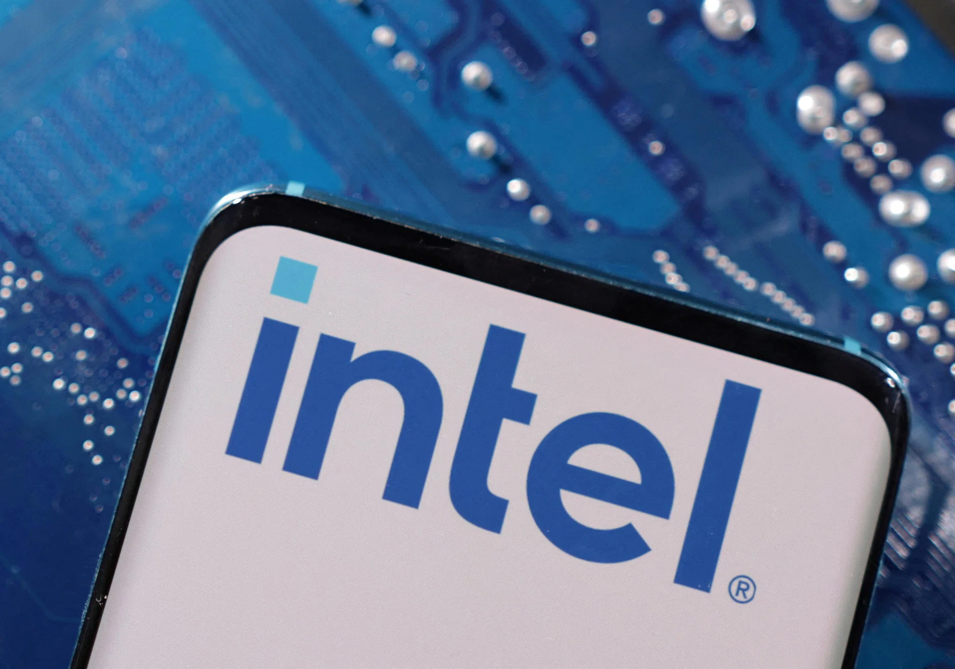 Intel wins US appeal to overturn US$2.18 billion VLSI patent verdict ...