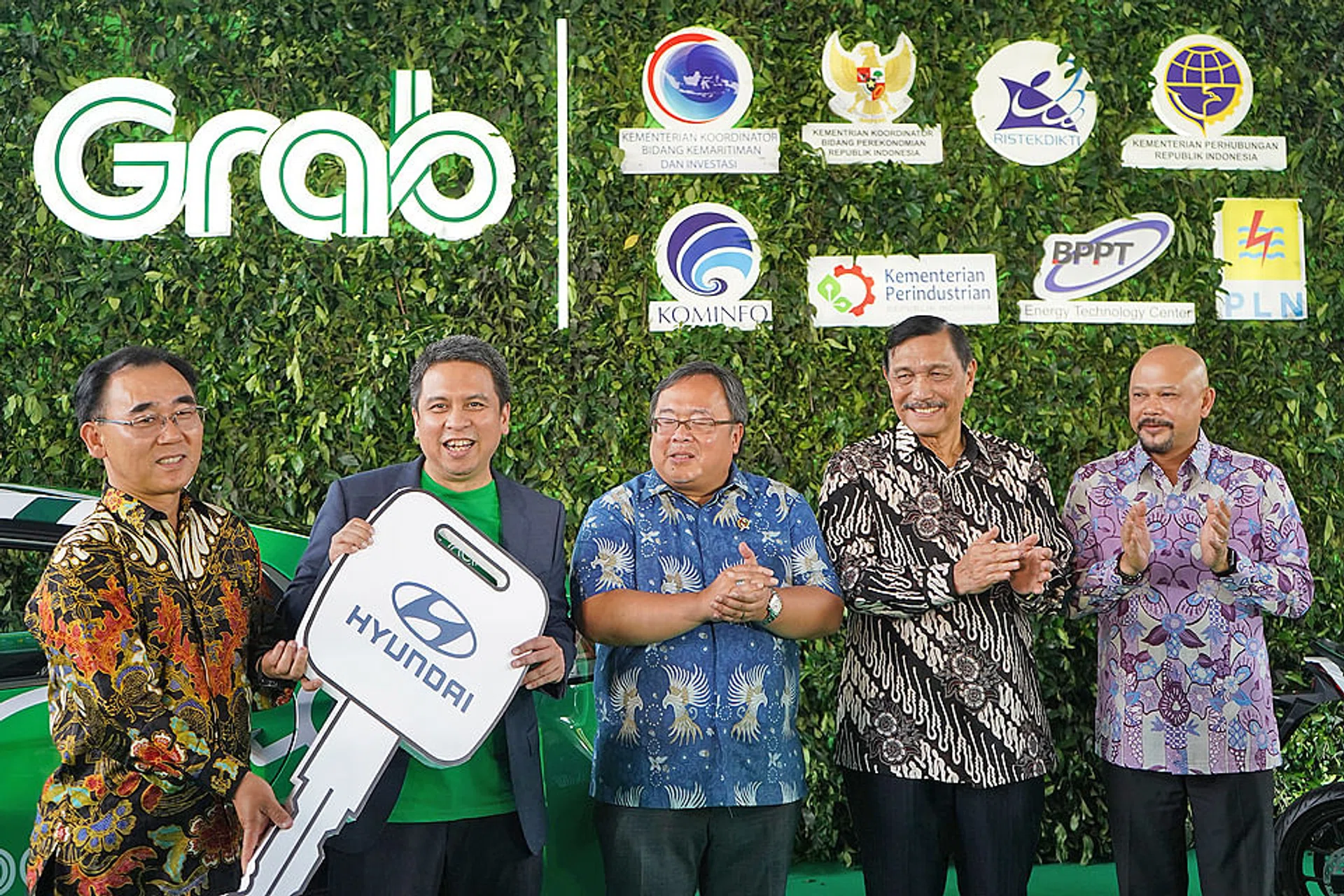 Grab launches electric vehicle roadmap in Indonesia, inks major ...