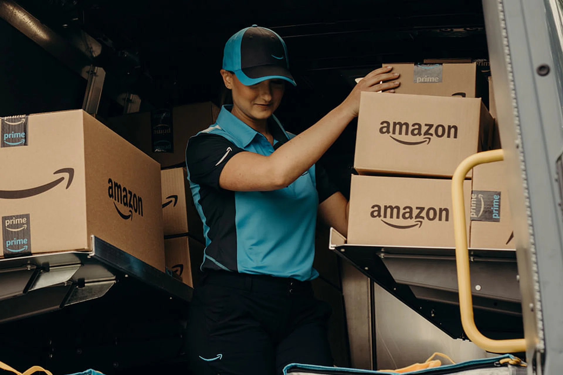 Amazon plans startup delivery services for its own packages - The ...