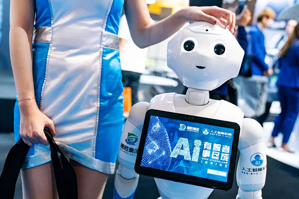 Humans fight back against robots mining personal finance data