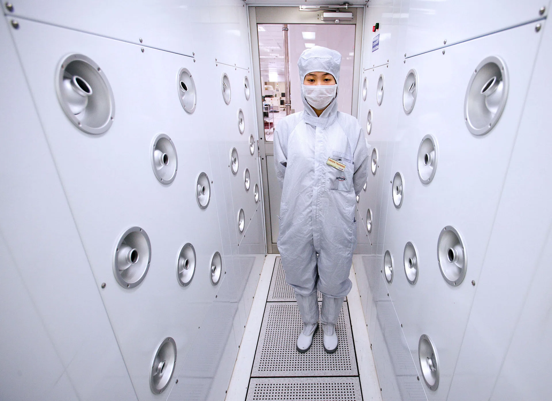 STATS ChipPAC Ltd outlook revised to negative; 'BB' rating affirmed - The Business Times