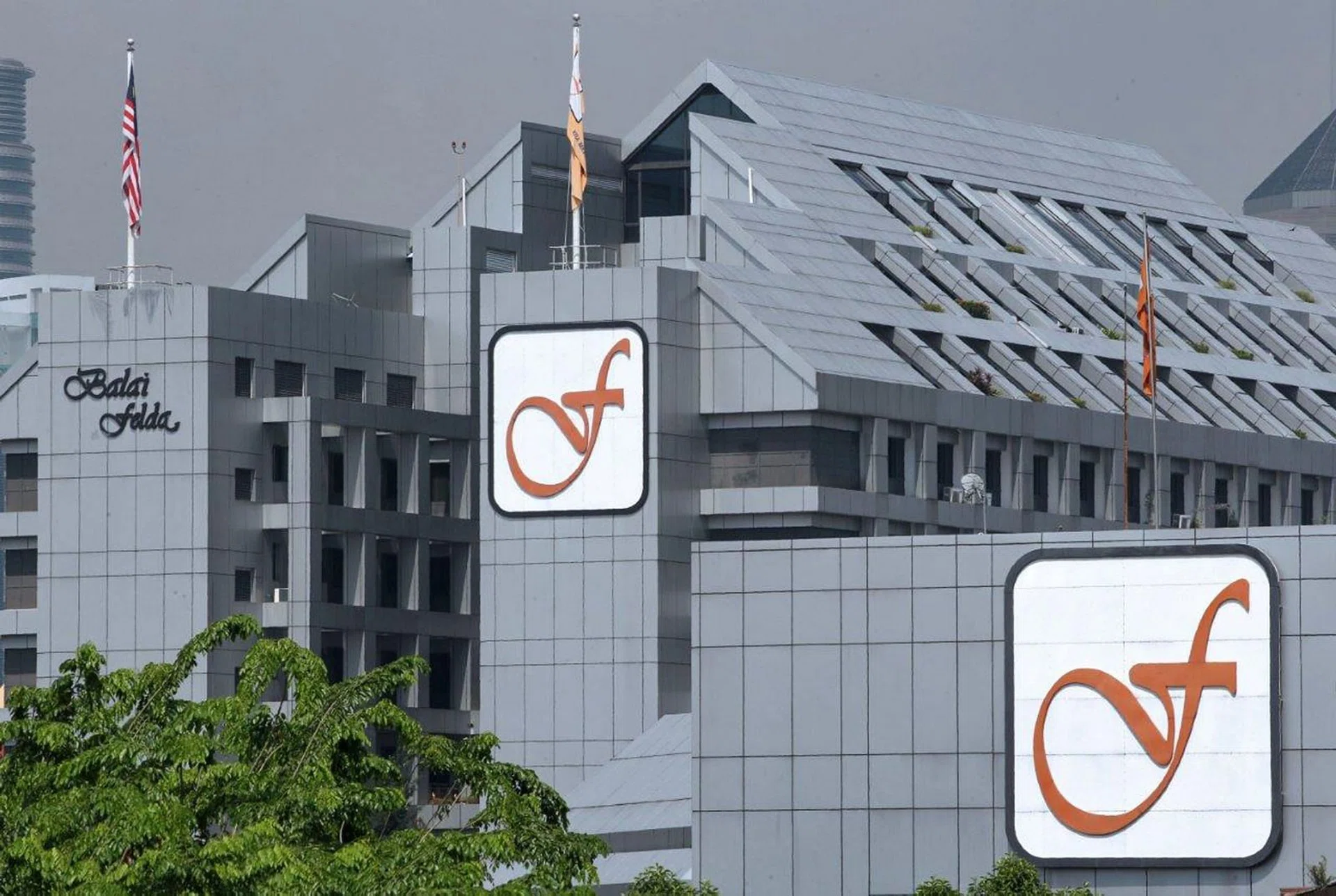 CEO of Malaysia's Felda won't comply with chairman request to resign ...