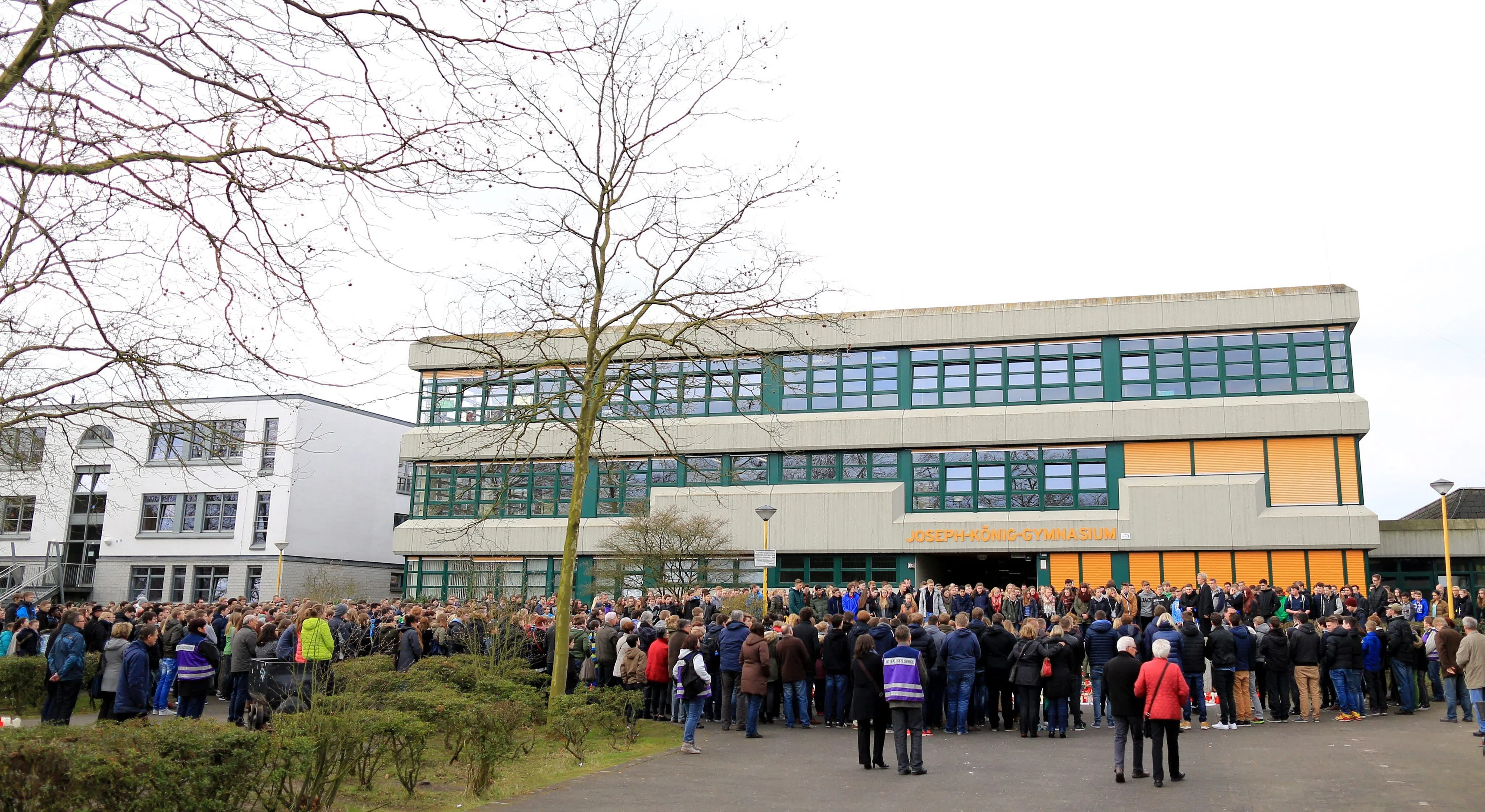 Only one pilot was in cockpit when German flight crashed: German prosecutor