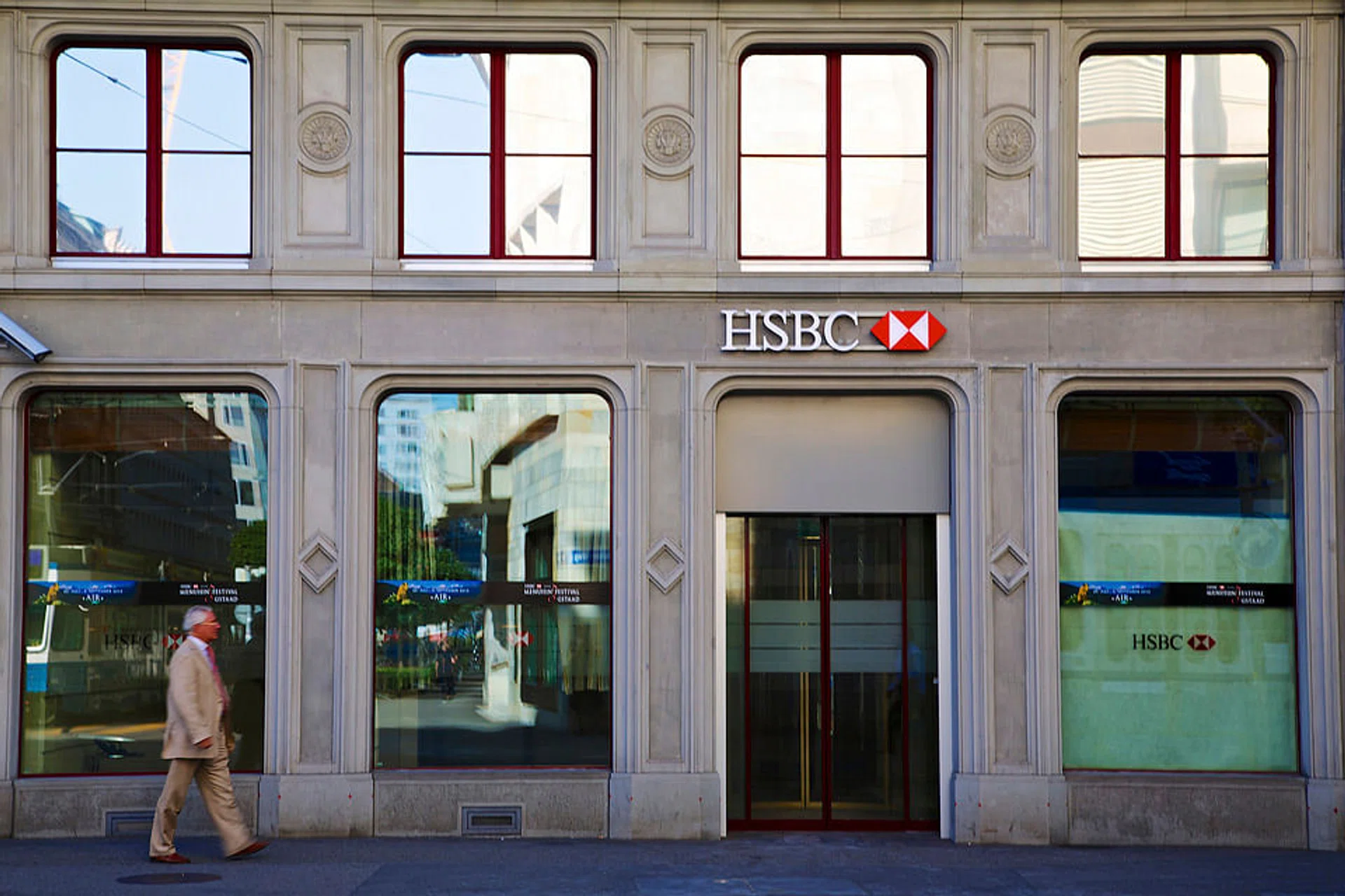 HSBC's Swiss private banking unit settles with US - The Business Times