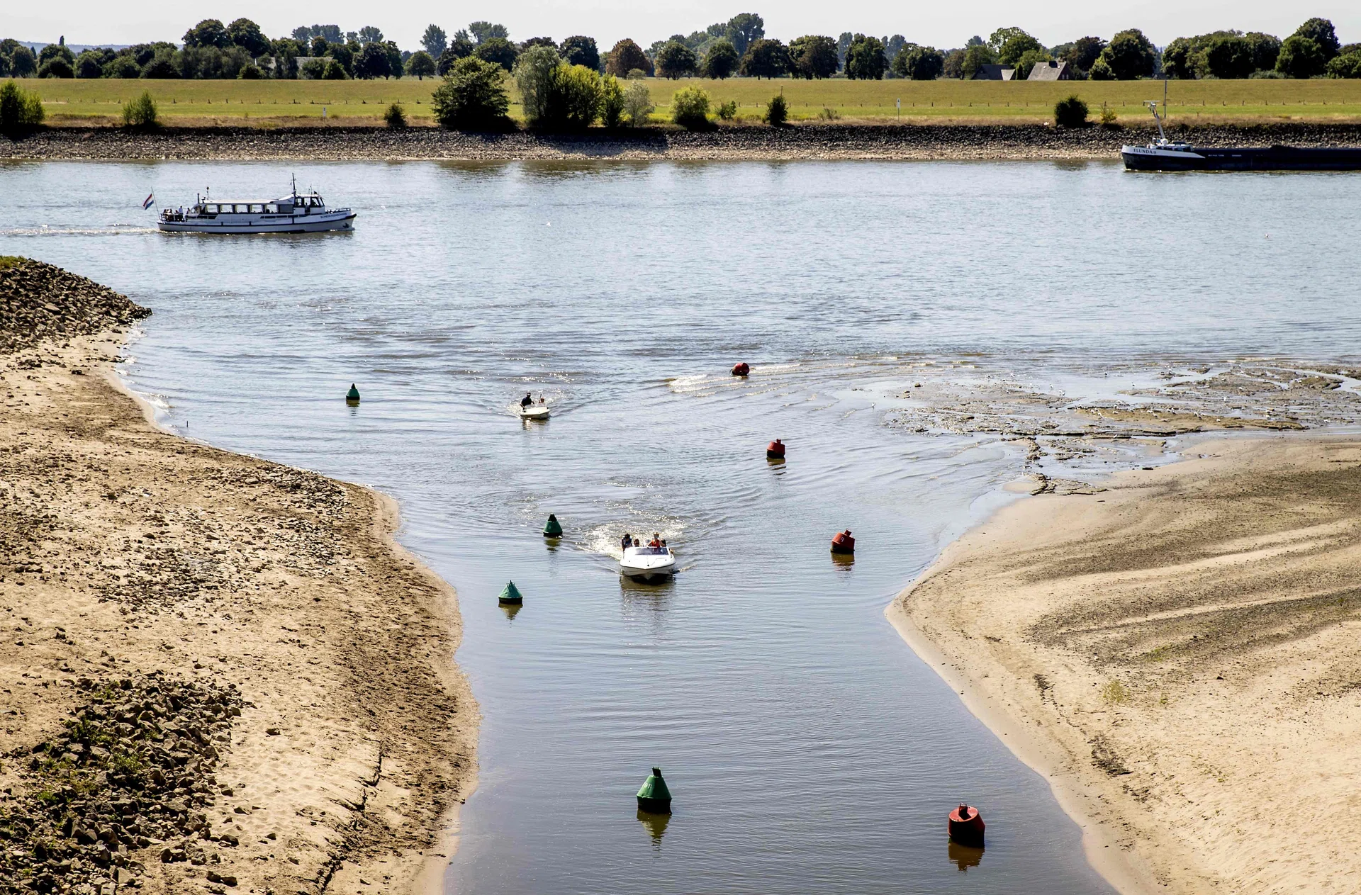 Dutch homes built on wooden piles are rotting after severe drought ...