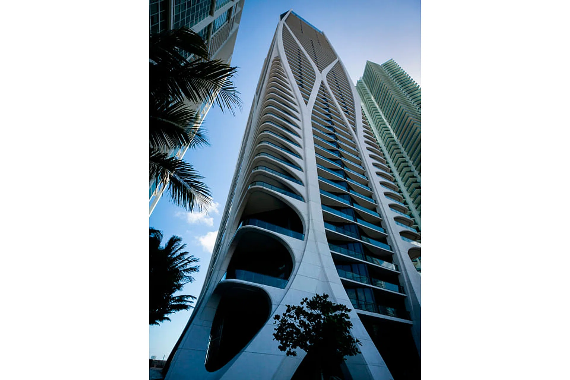 Zaha Hadid's 'exoskeleton' tower an instant Miami landmark - The ...