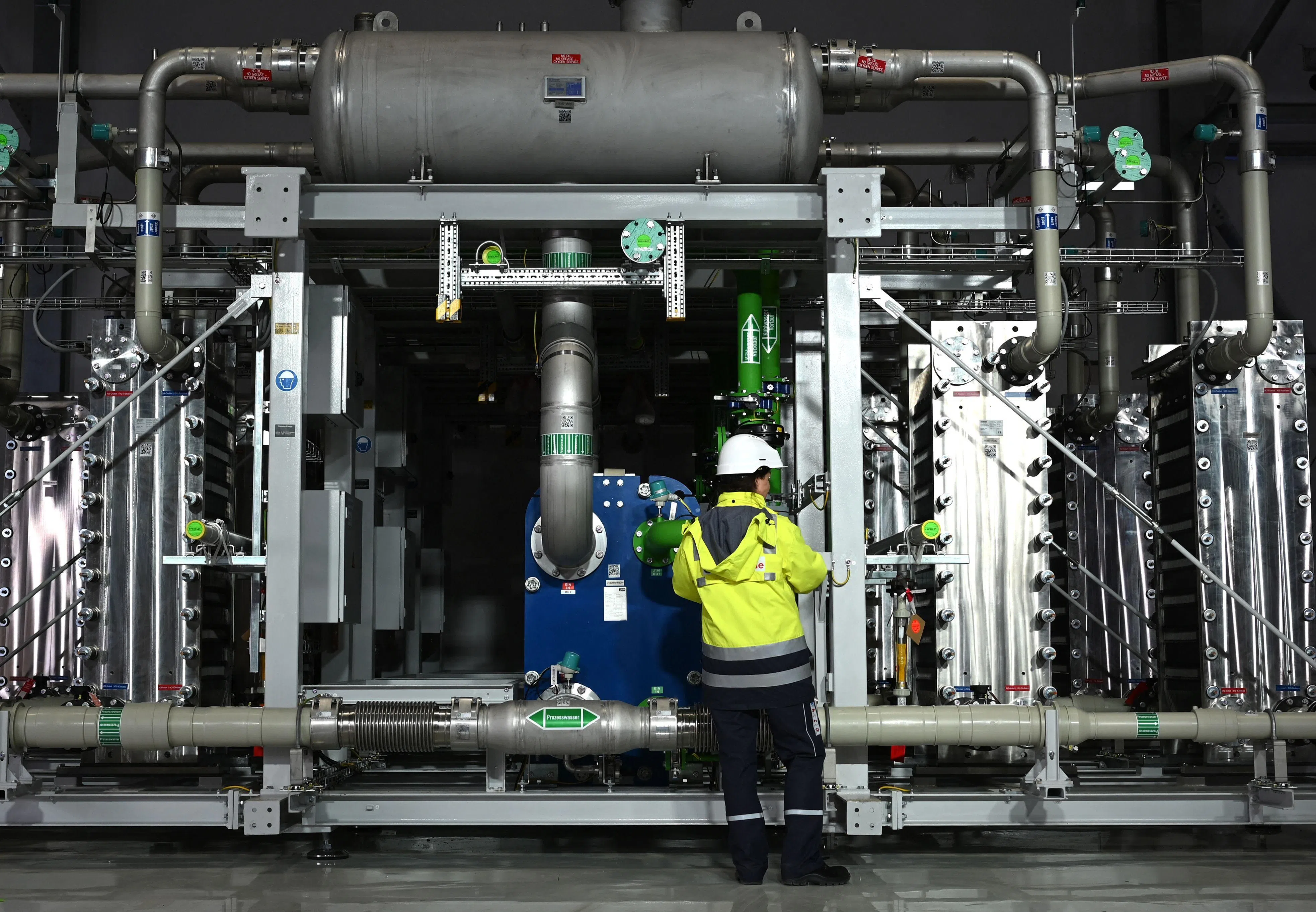 German Cabinet approves legal framework for hydrogen core network - The ...