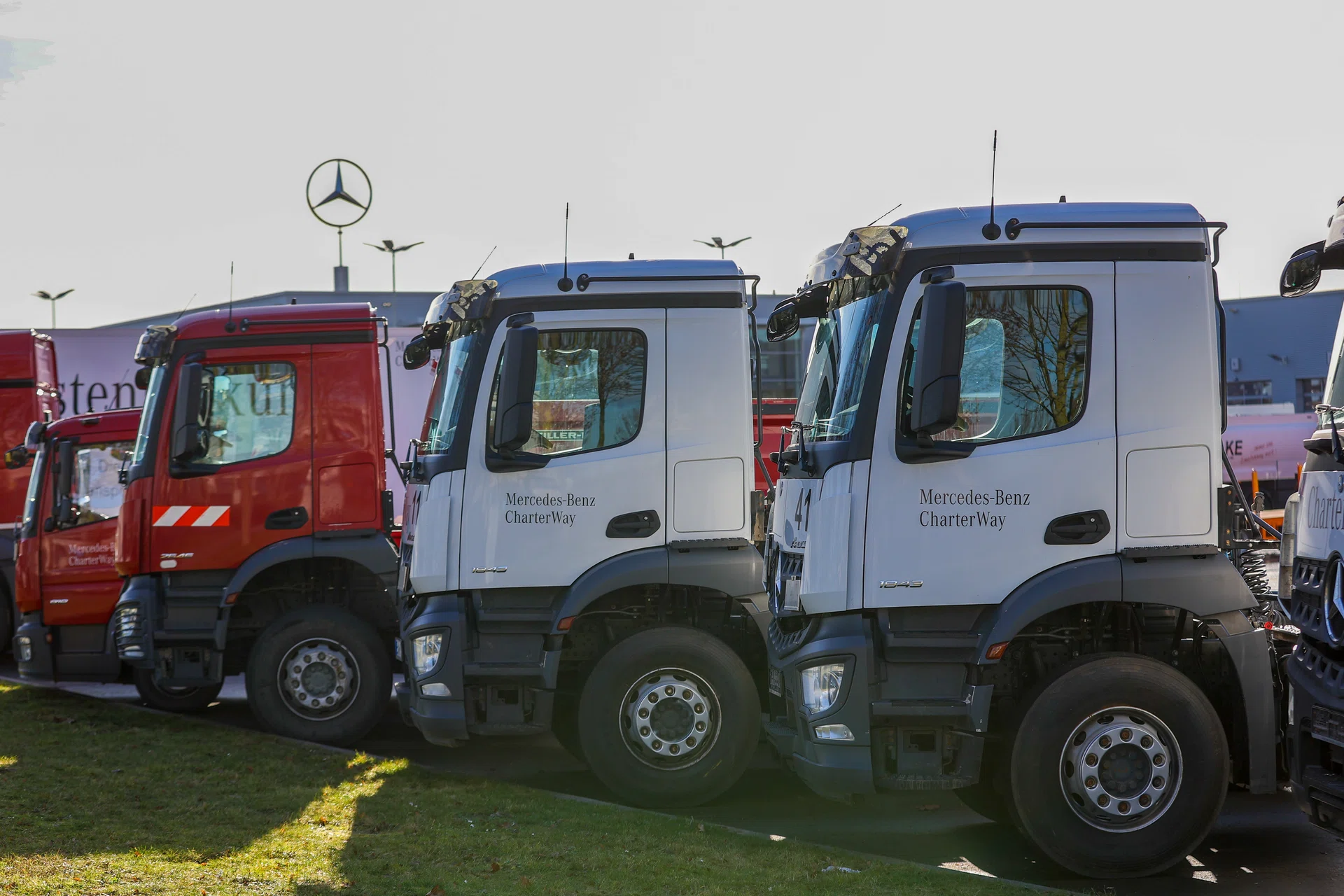 Daimler Truck to take 9% stake in Germany's Manz in battery push - The ...