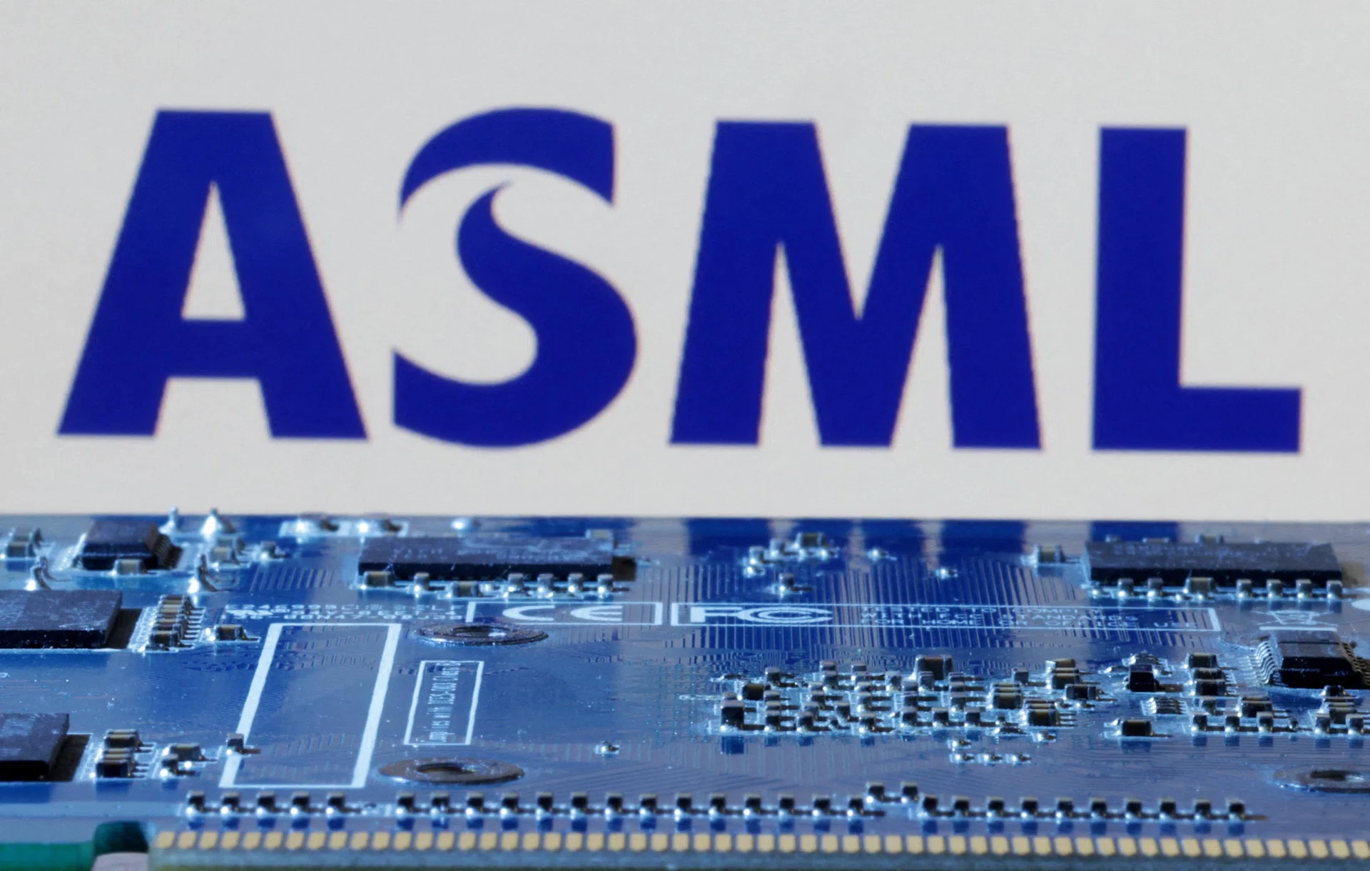 ASML orders surge to record in Q4, but keeps 2024 outlook unchanged - The Business Times