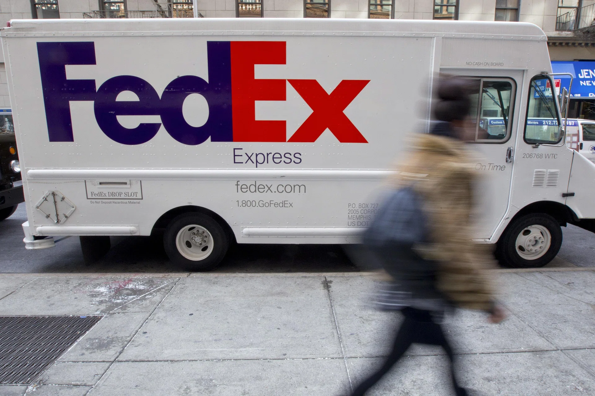 FedEx plans to move Asia headquarters, executives to Singapore from ...