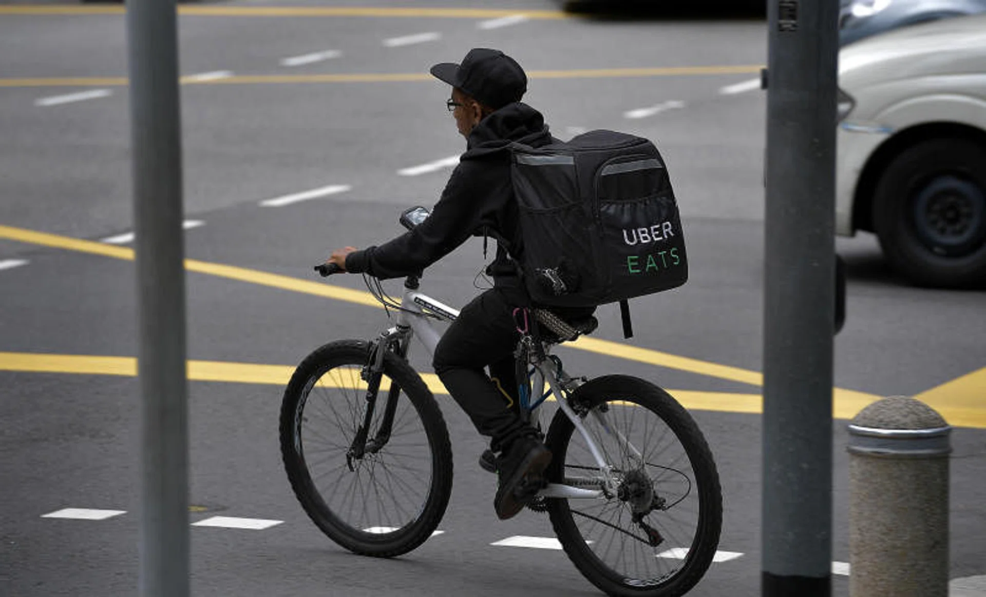 Uber Eats to offer couriers insurance in Europe - The Business Times