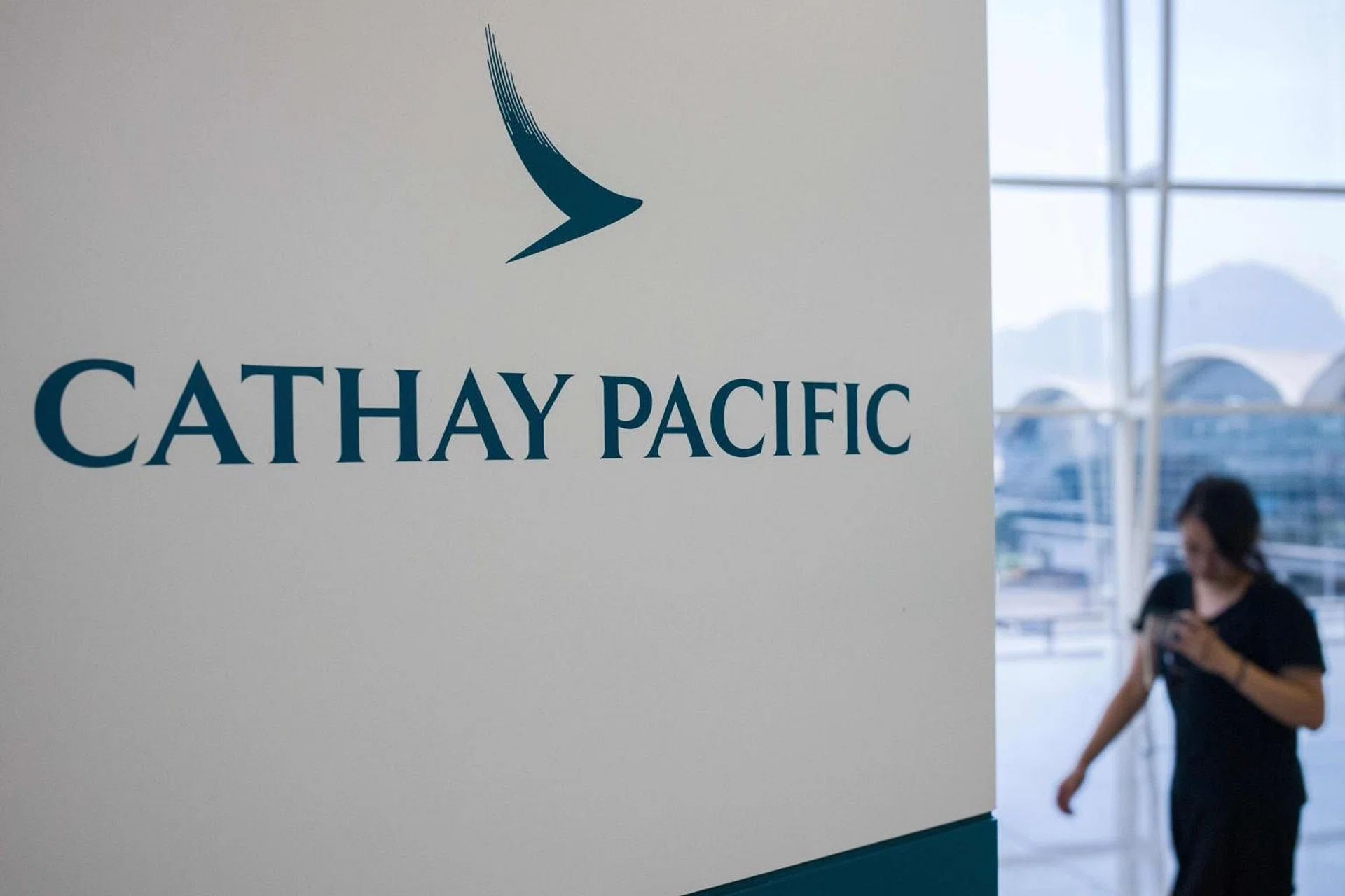 Cathay Pacific to close crew base in Toronto as part of revamp - The ...