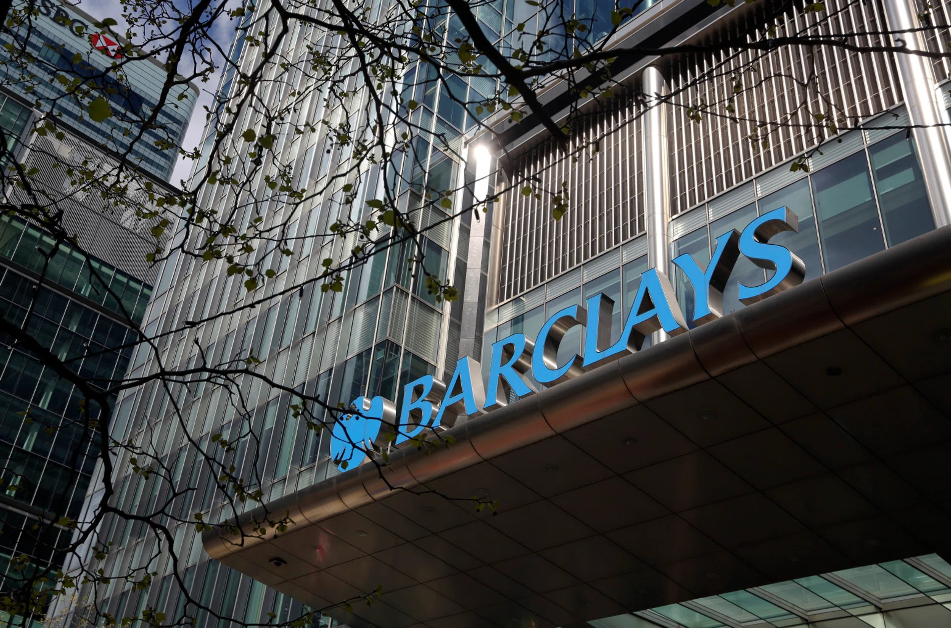Barclays traders, investment bankers had challenging end to 2023 - The ...