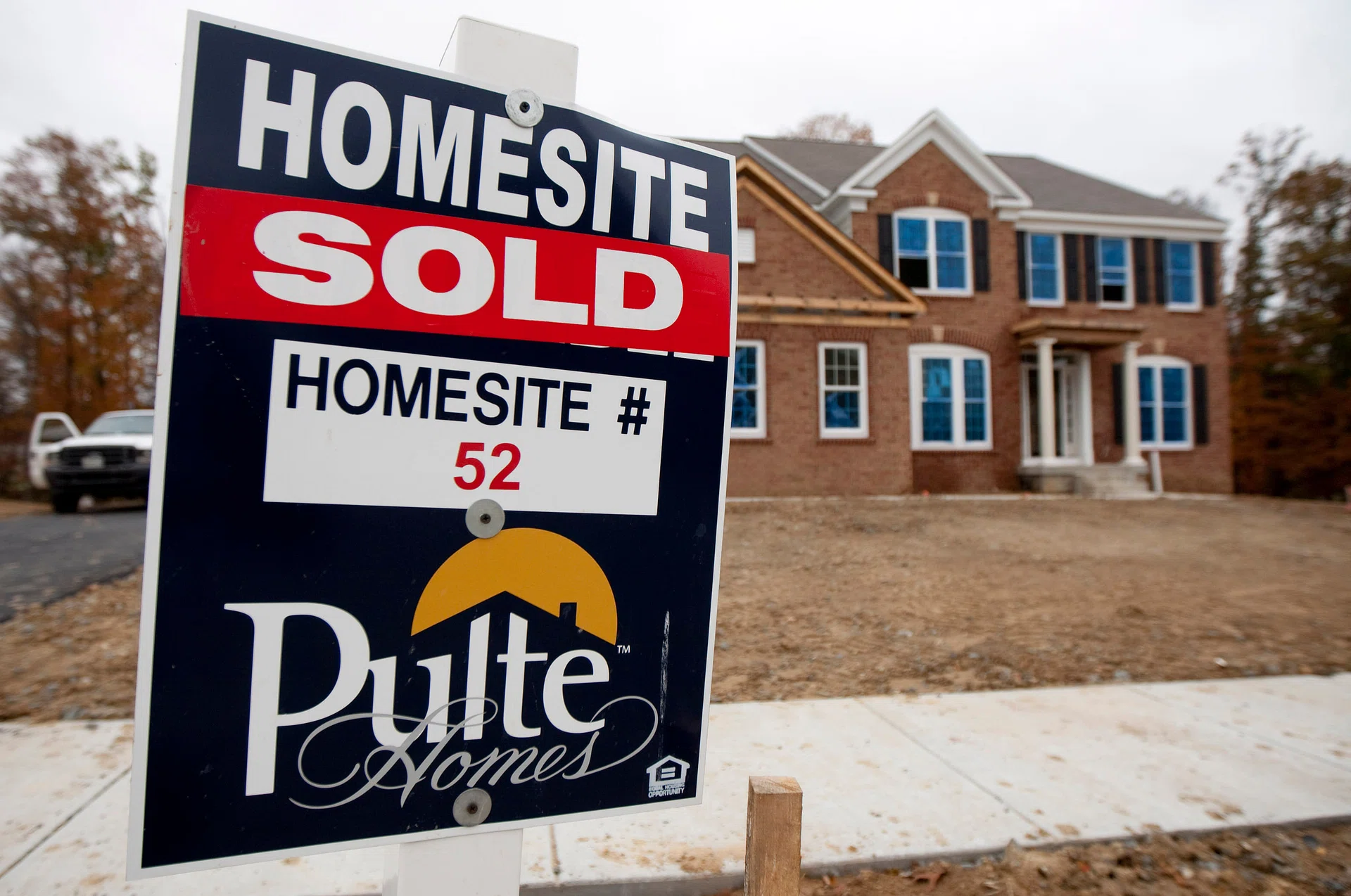 Sales of US new homes fell in march from seven-year high - The Business ...