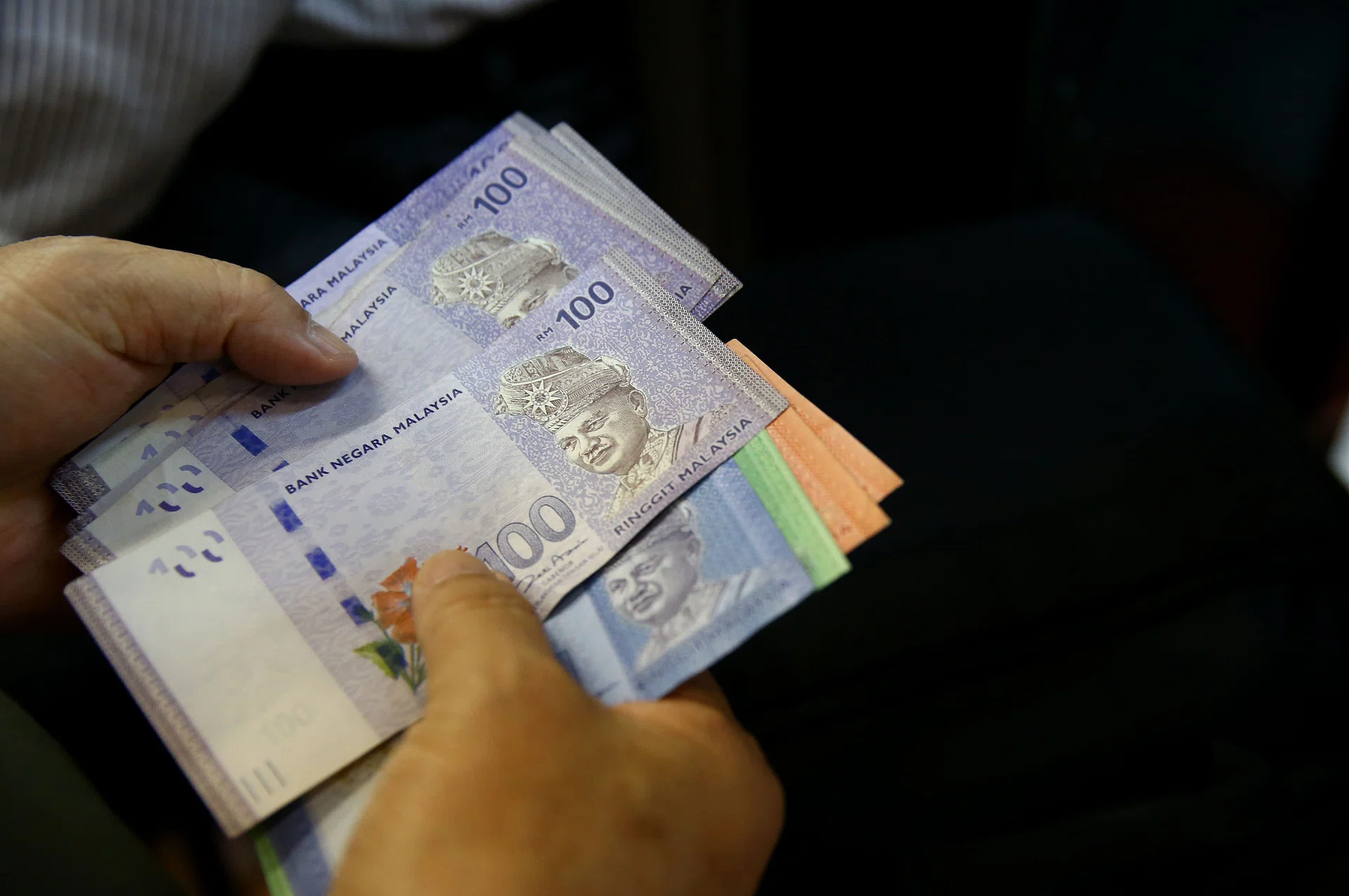 Malaysia's reserves edge up on sign of scaled back intervention - The ...