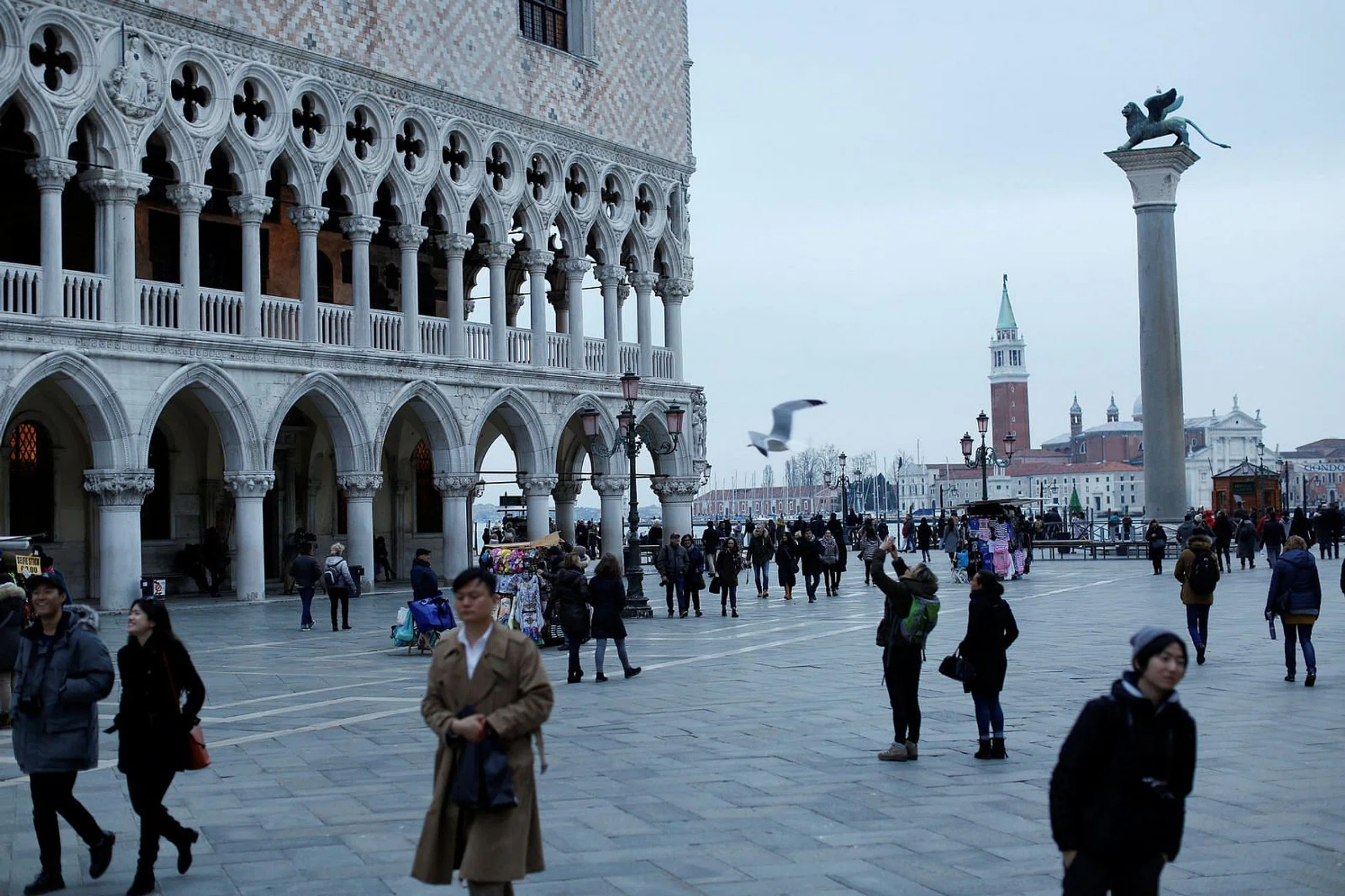 Italy's struggling economy has the world's healthiest people - The ...