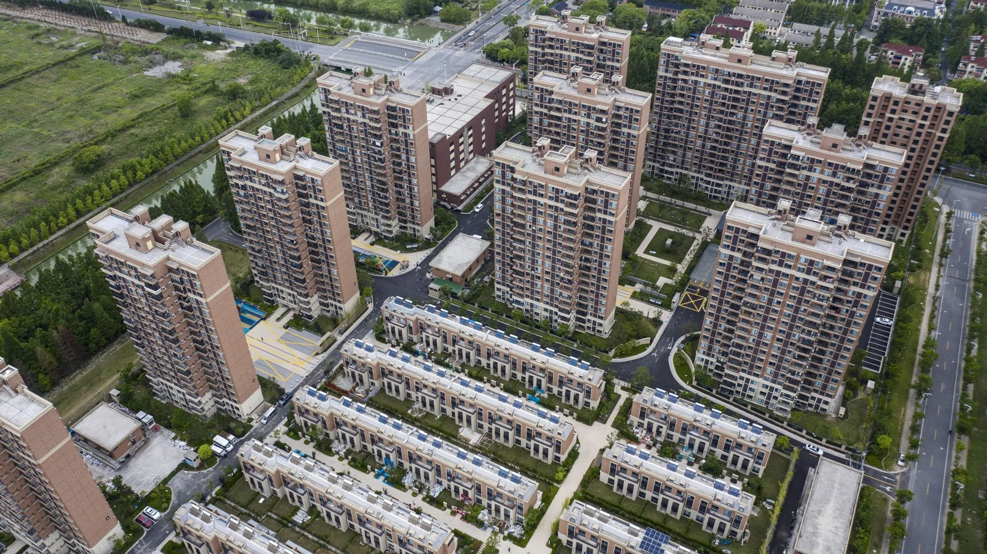 China’s largest developer posts record 96% profit slump - The Business ...