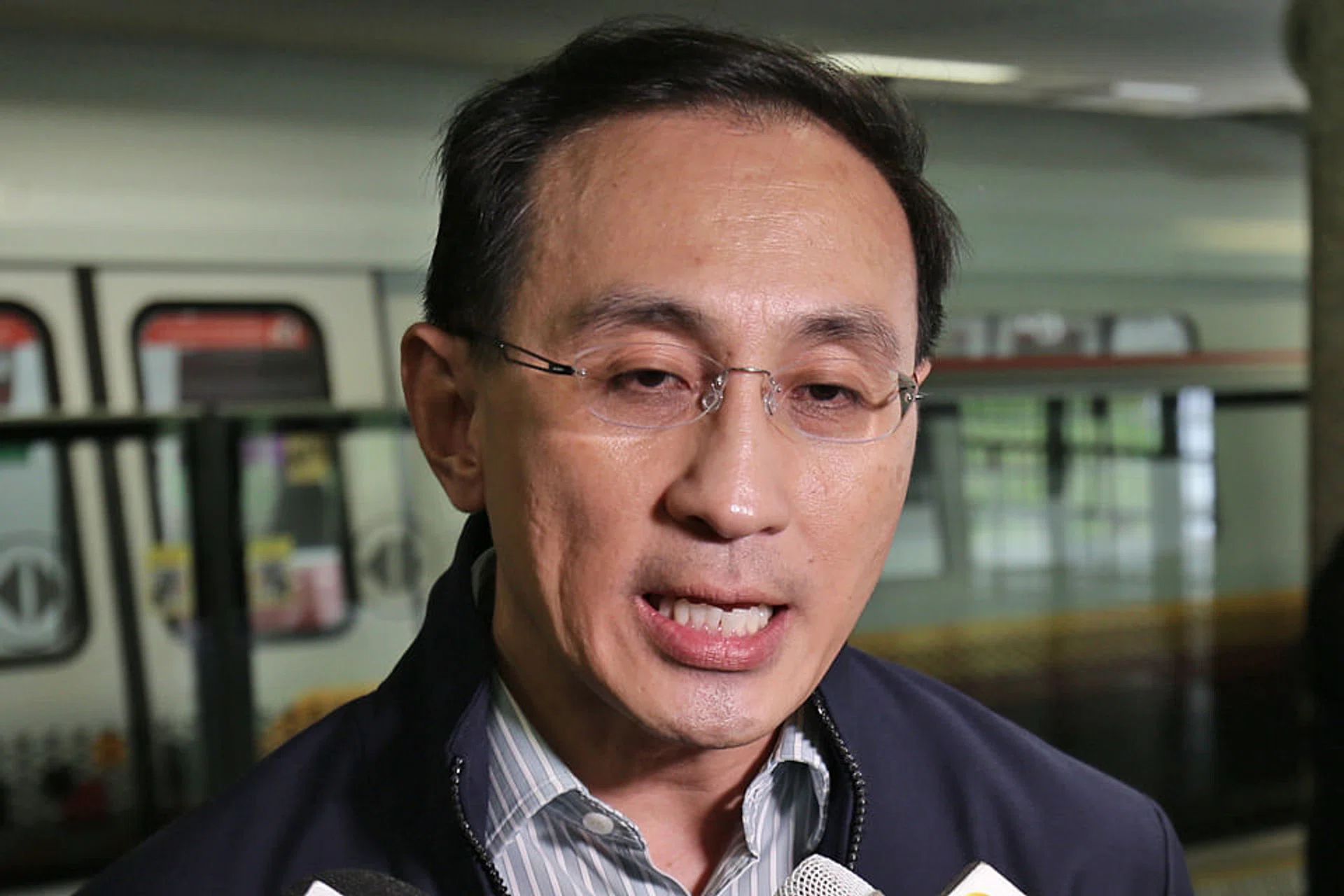 SMRT CEO Desmond Kuek stepping down - The Business Times