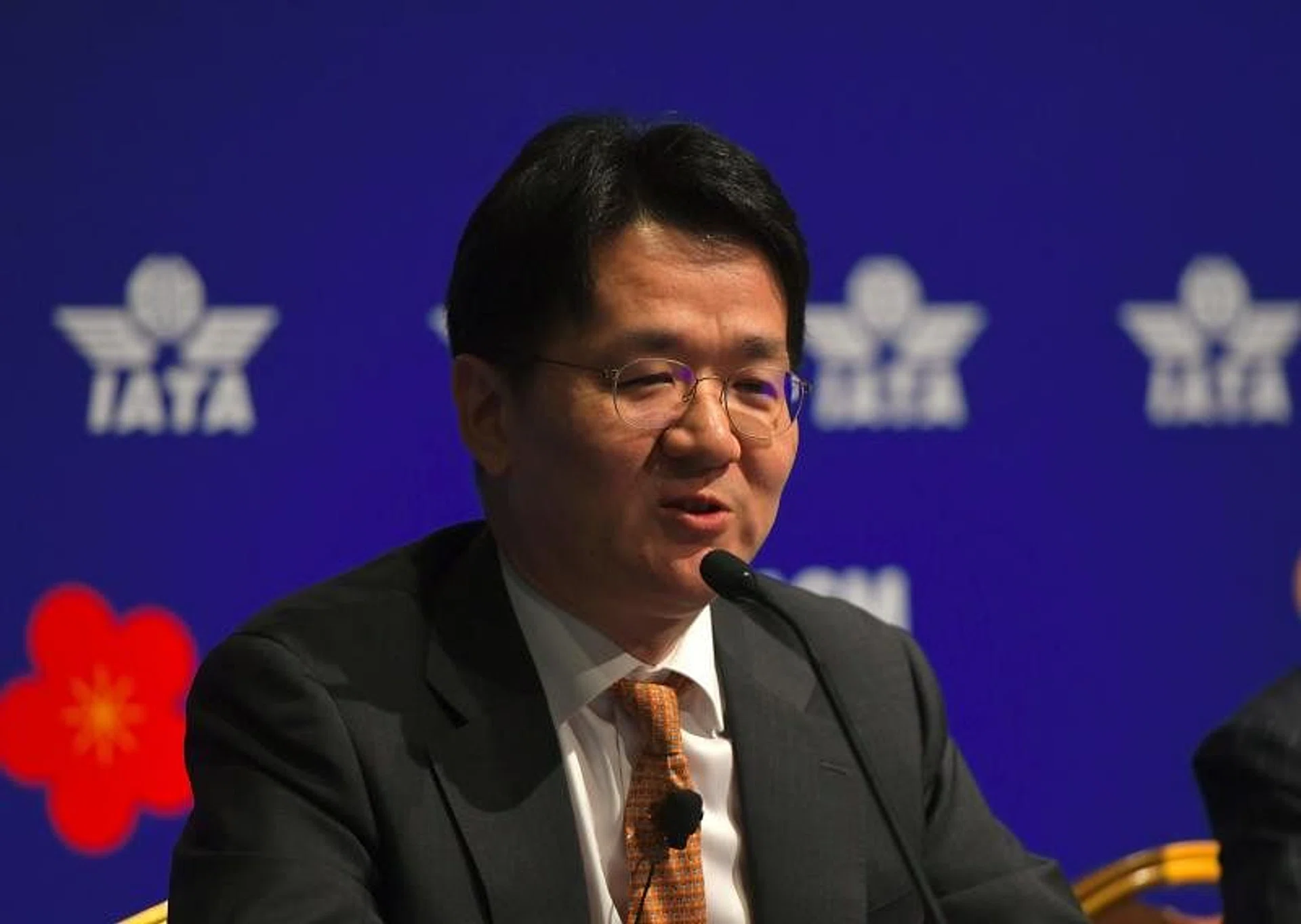 Korean Air CEO says discussions with family members about company are ...