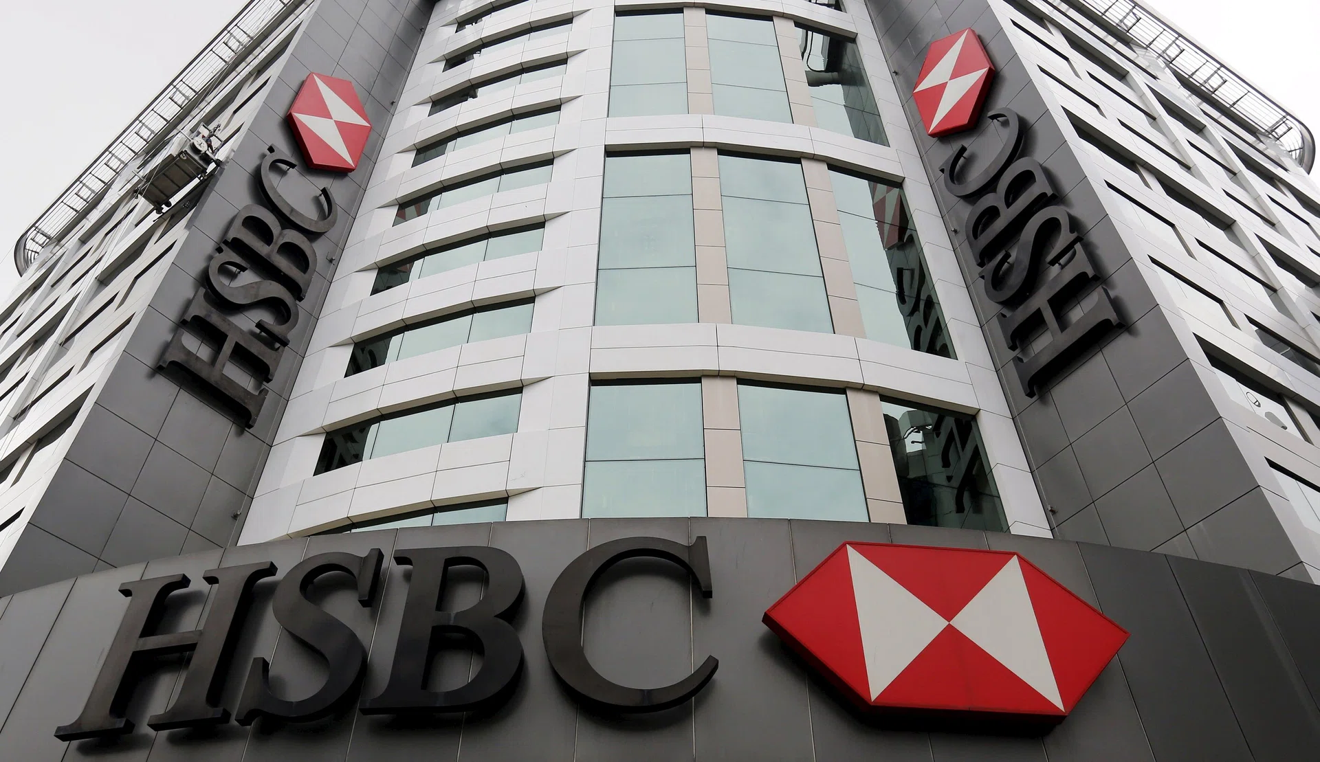 HSBC cut by Goldman after falling short on investment bank cuts - The ...