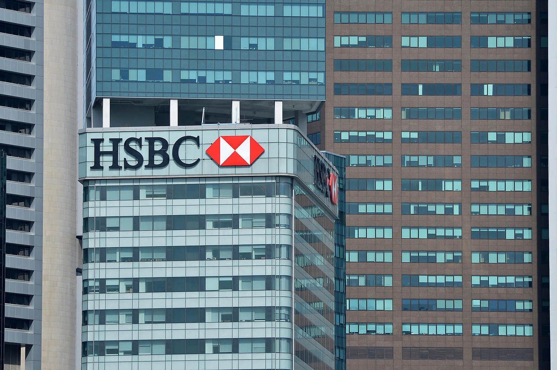 HSBC debuts SGD bond market with bumper S$1b deal - The Business Times
