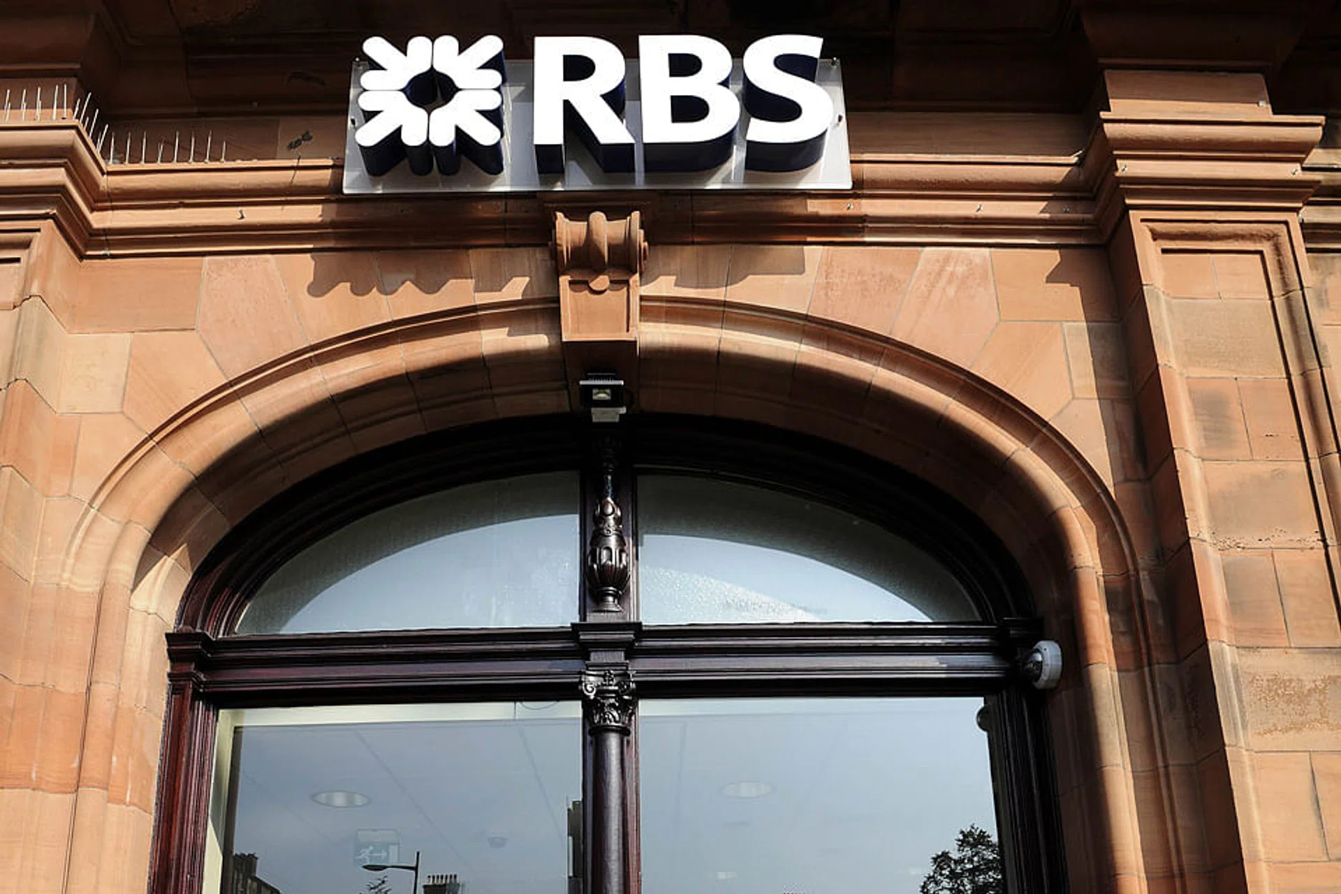 RBS shrinks Irish arm with sale of £4.8b property debt - The Business Times