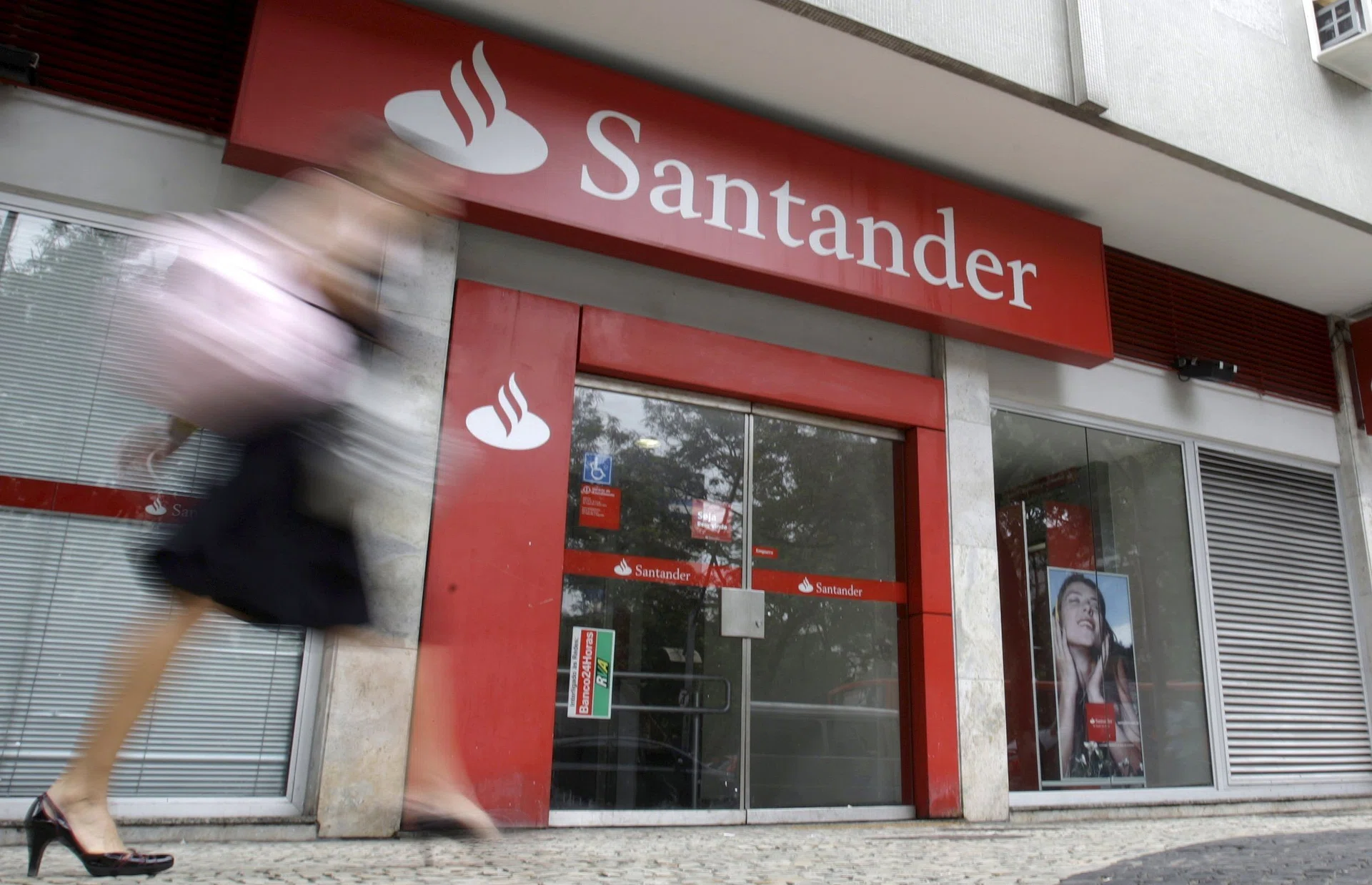 Santander may lose right to red logo in Germany after court ruling ...