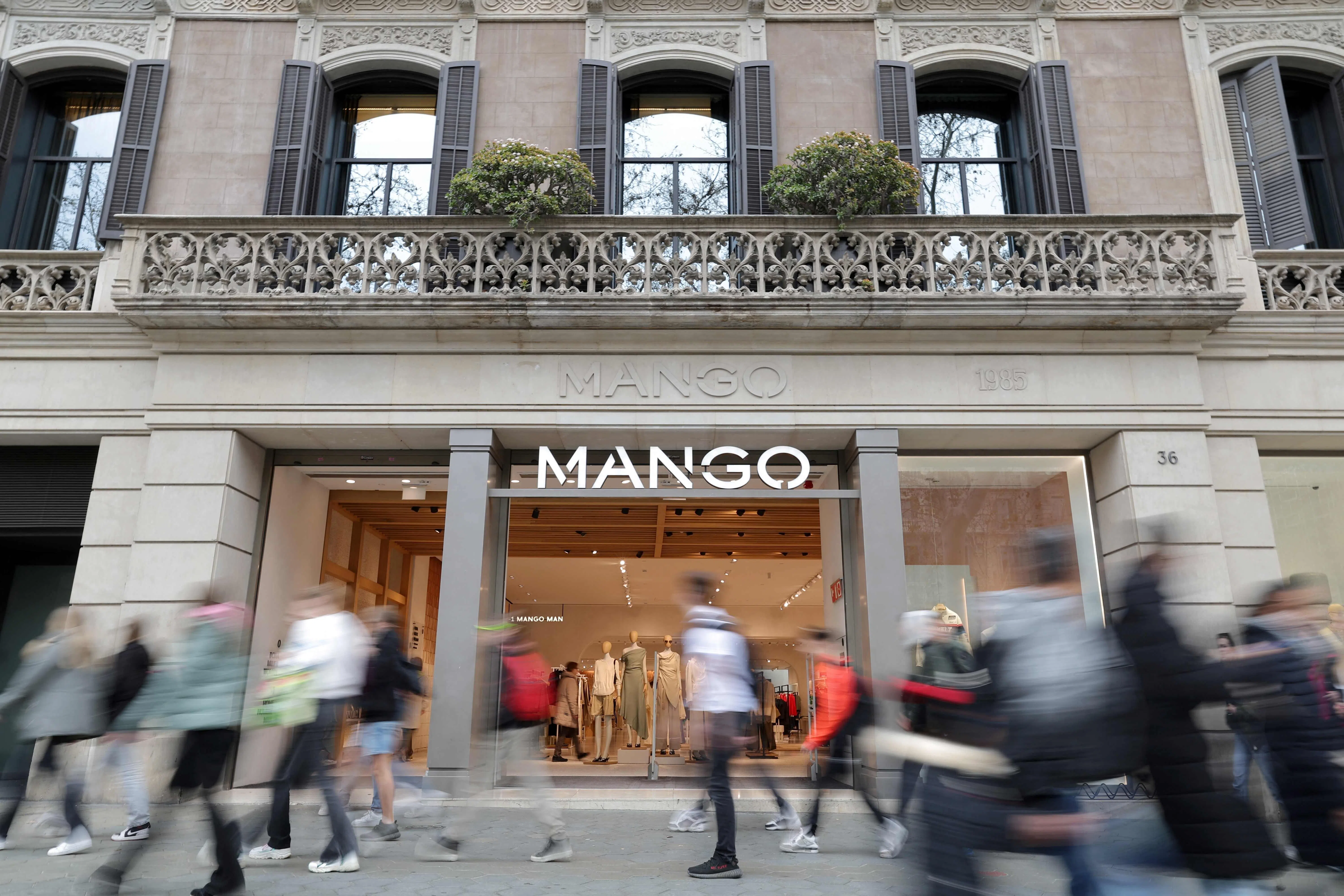 Mango’s US expansion helps sales top 3.1 billion euros in 2023 - The ...