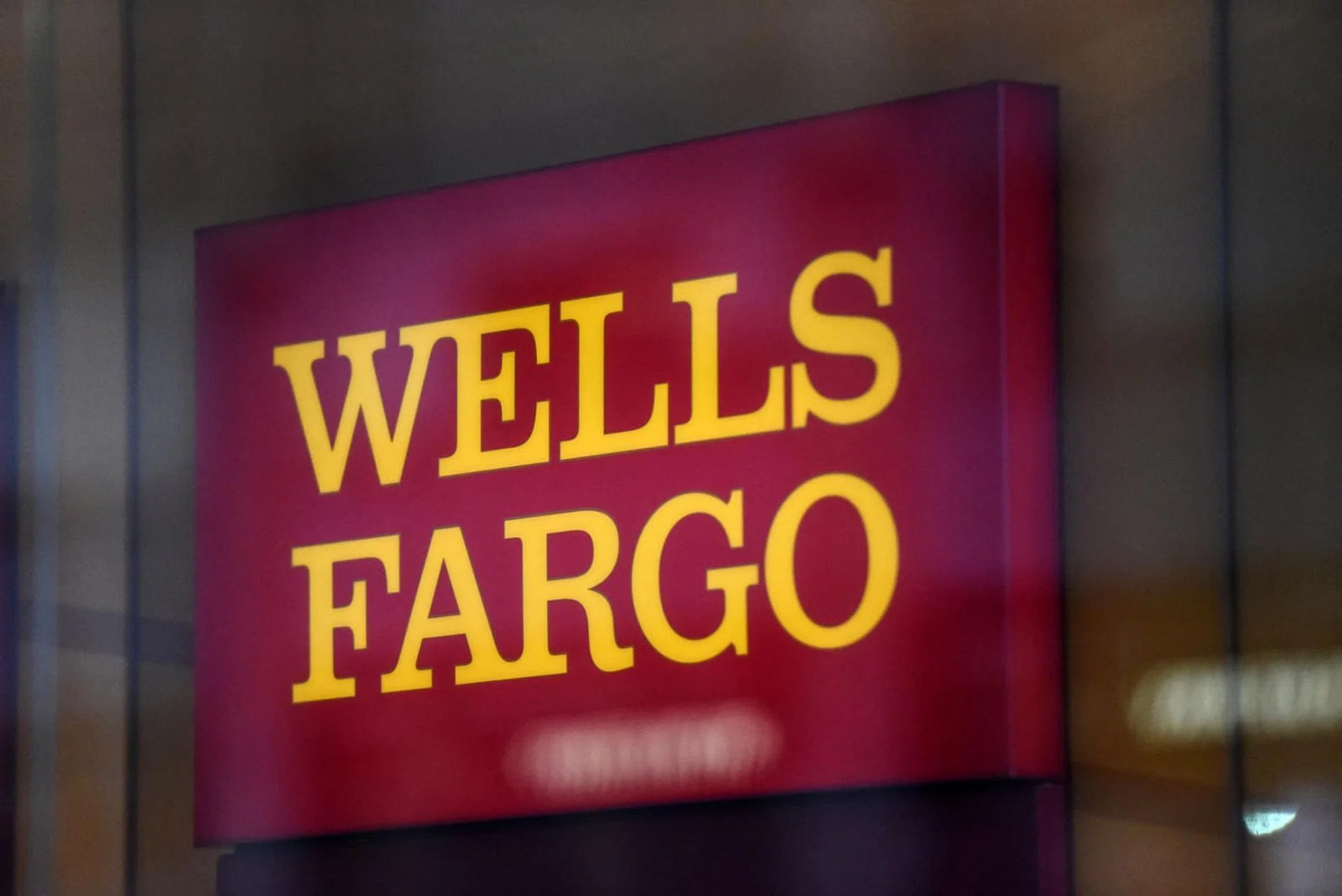 Wells Fargo looks to rebuild reputation with new compensation plan ...