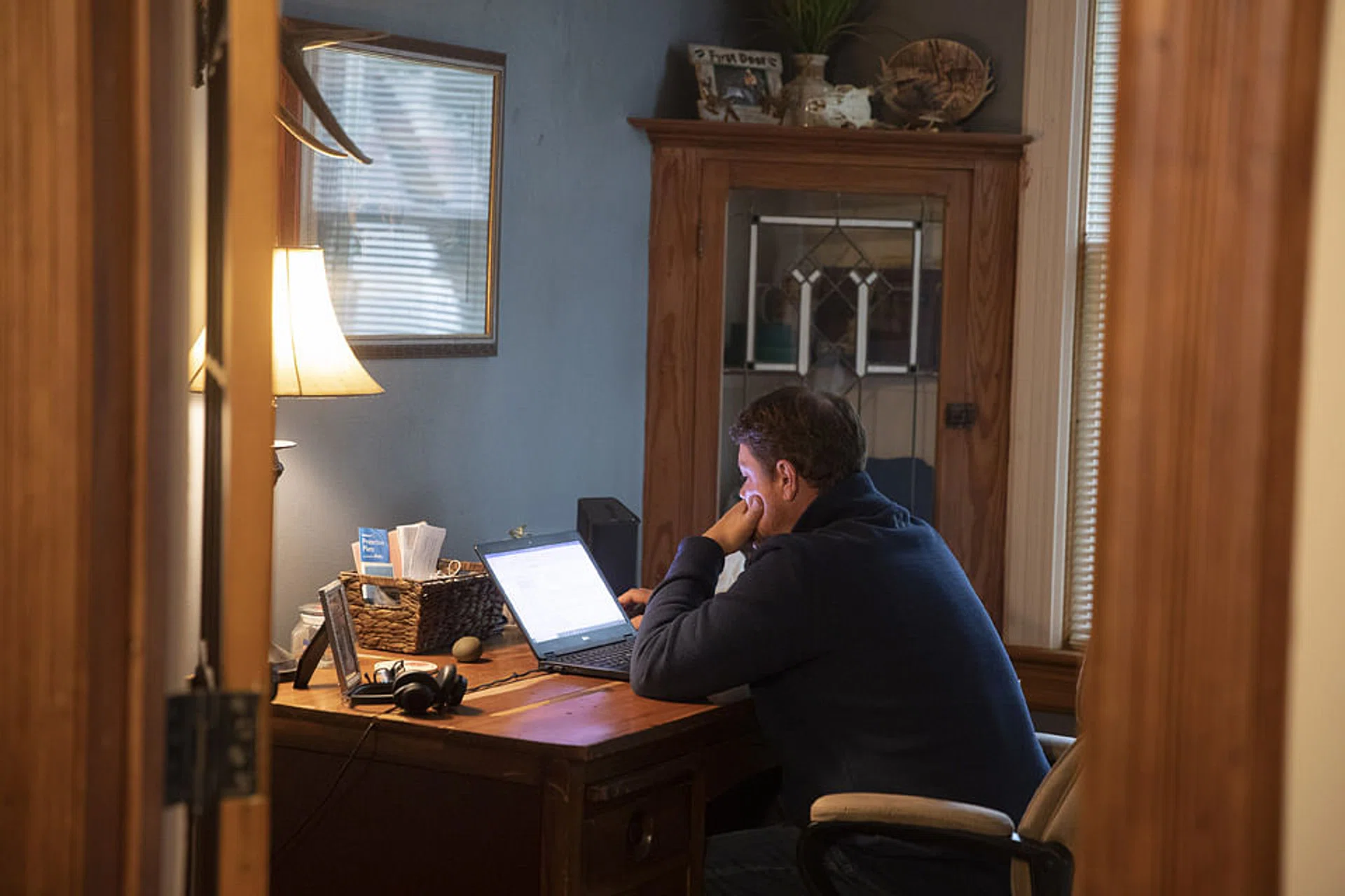 When to stop working from home? How about never, workers say - The ...