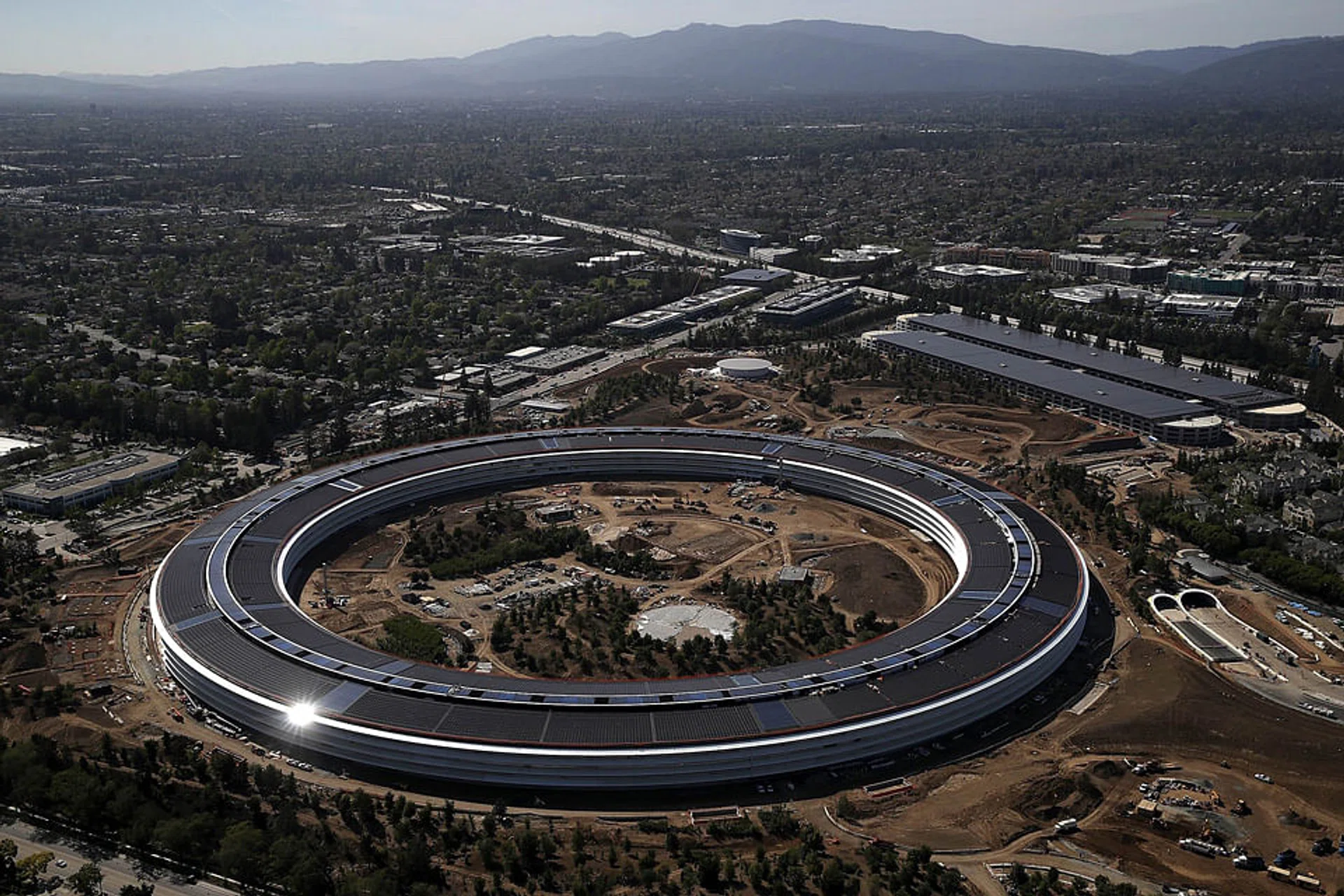 Apple's new 'spaceship' home wows one and all - The Business Times