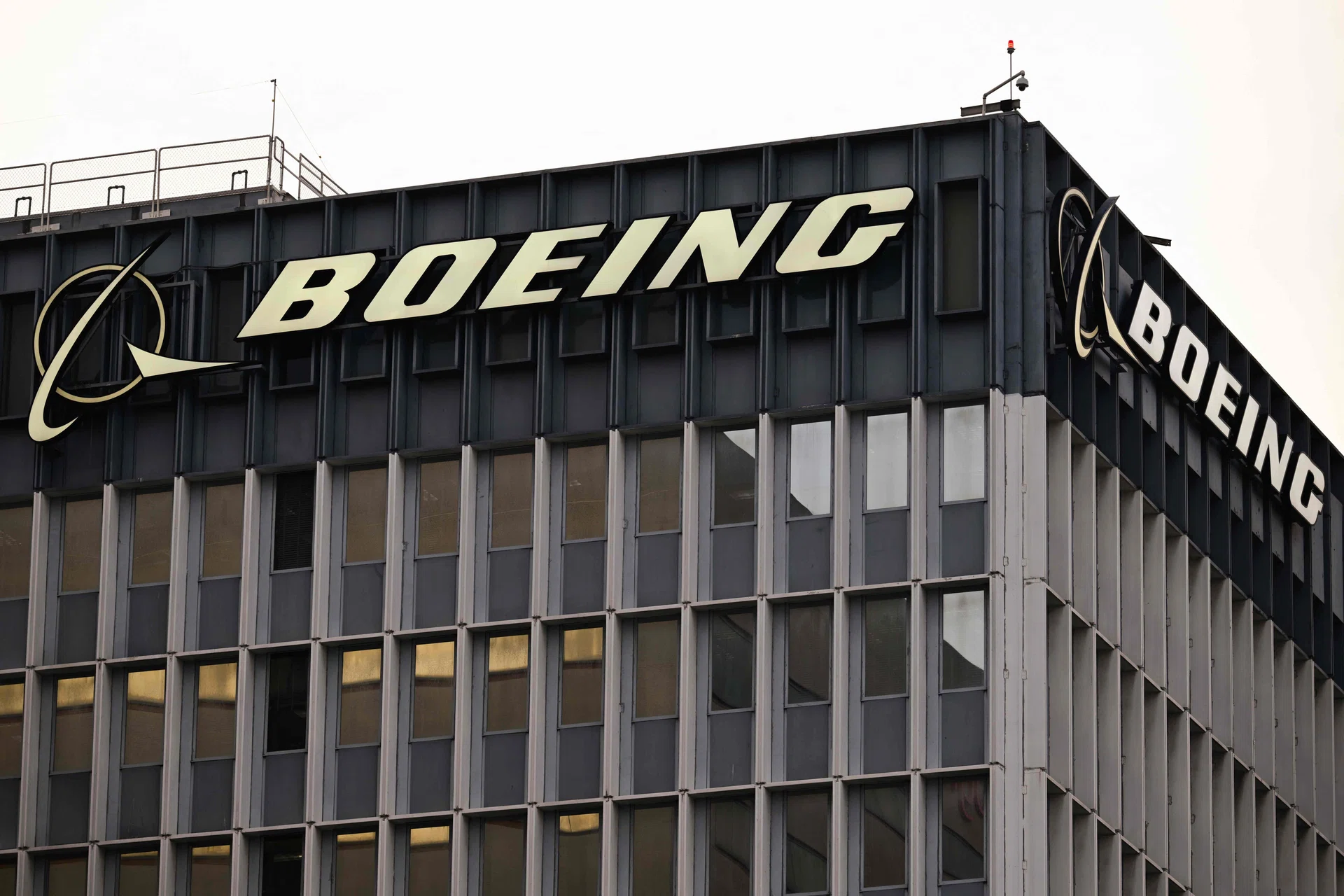 Boeing 'undoubtedly' making progress on quality issues, Avolon CEO says