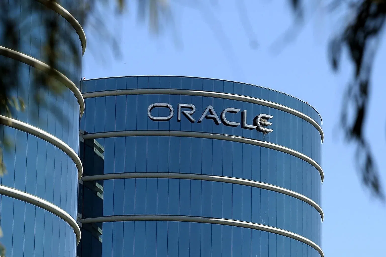 Oracle shares slump on earnings hit by pandemic