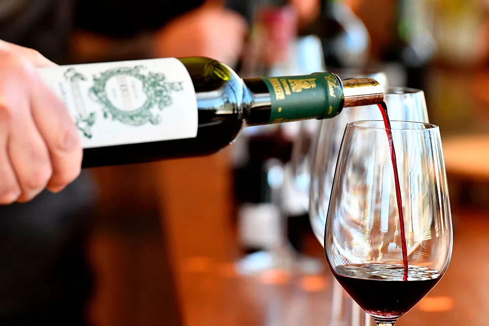 Turbulent decade for Bordeaux ends with a new 2016 high