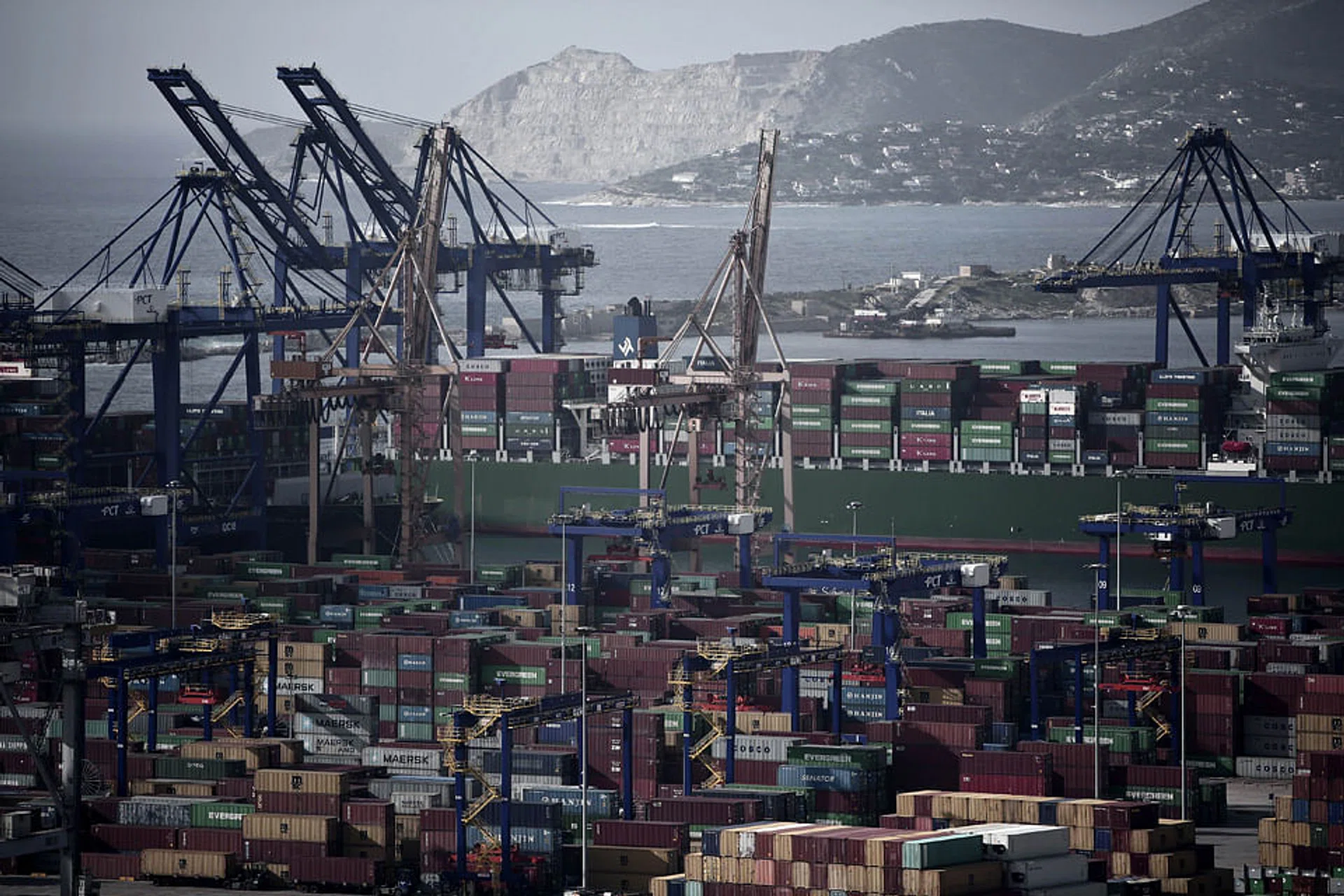 Shipping magnates stand in contrast to Greece's troubles - The Business ...