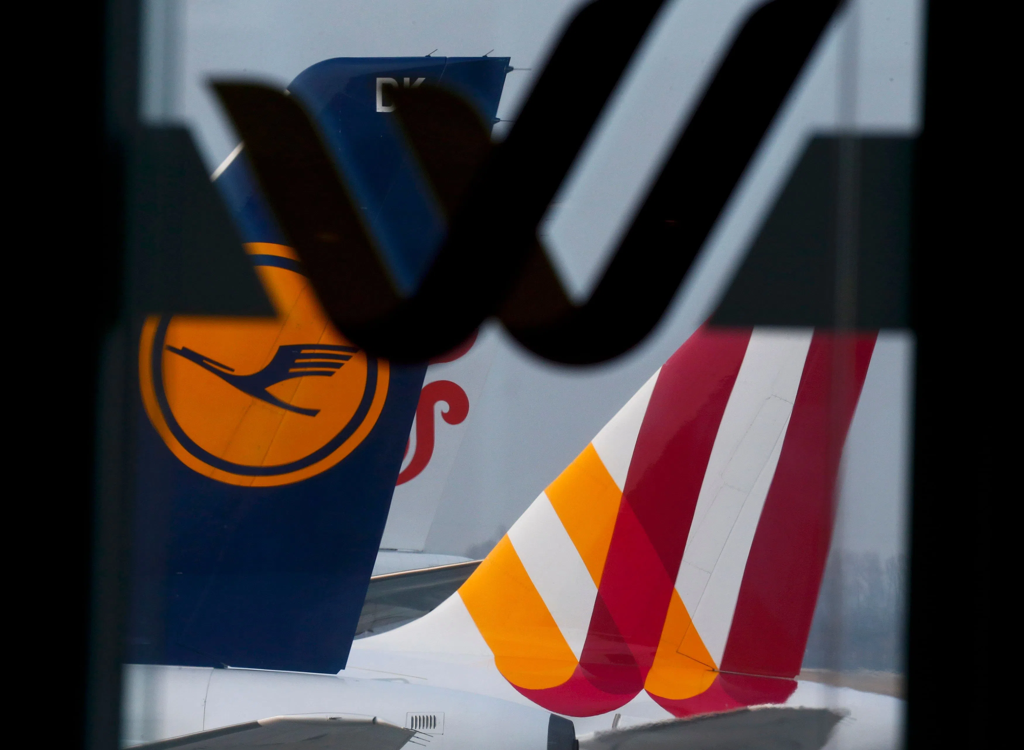 First Germanwings Barcelona-Duesseldorf flight since crash takes off ...