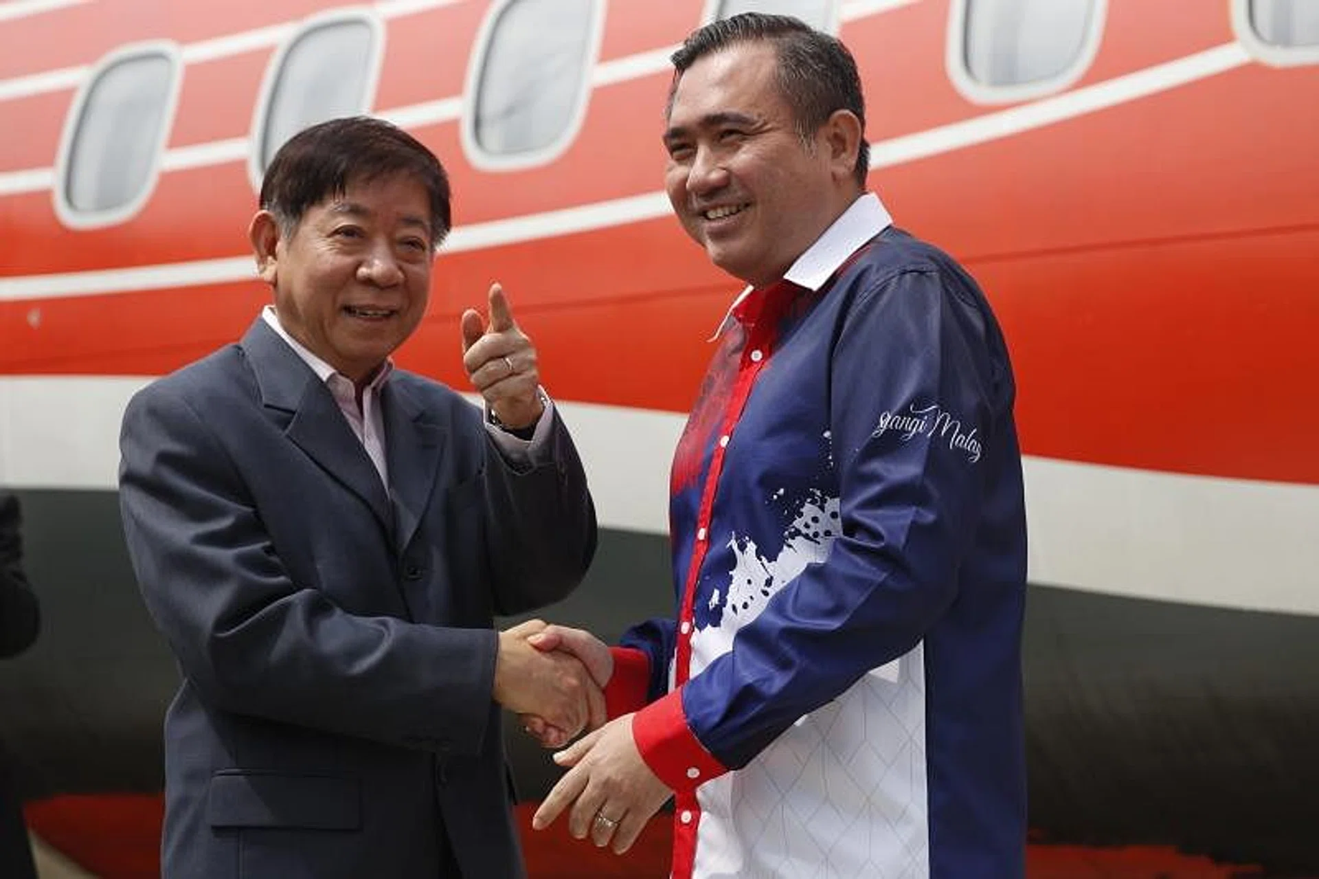New GPS-based approach procedures for Seletar Airport; Firefly makes ...