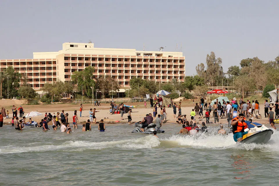 Iraqi resort a macabre emblem of war and state decay