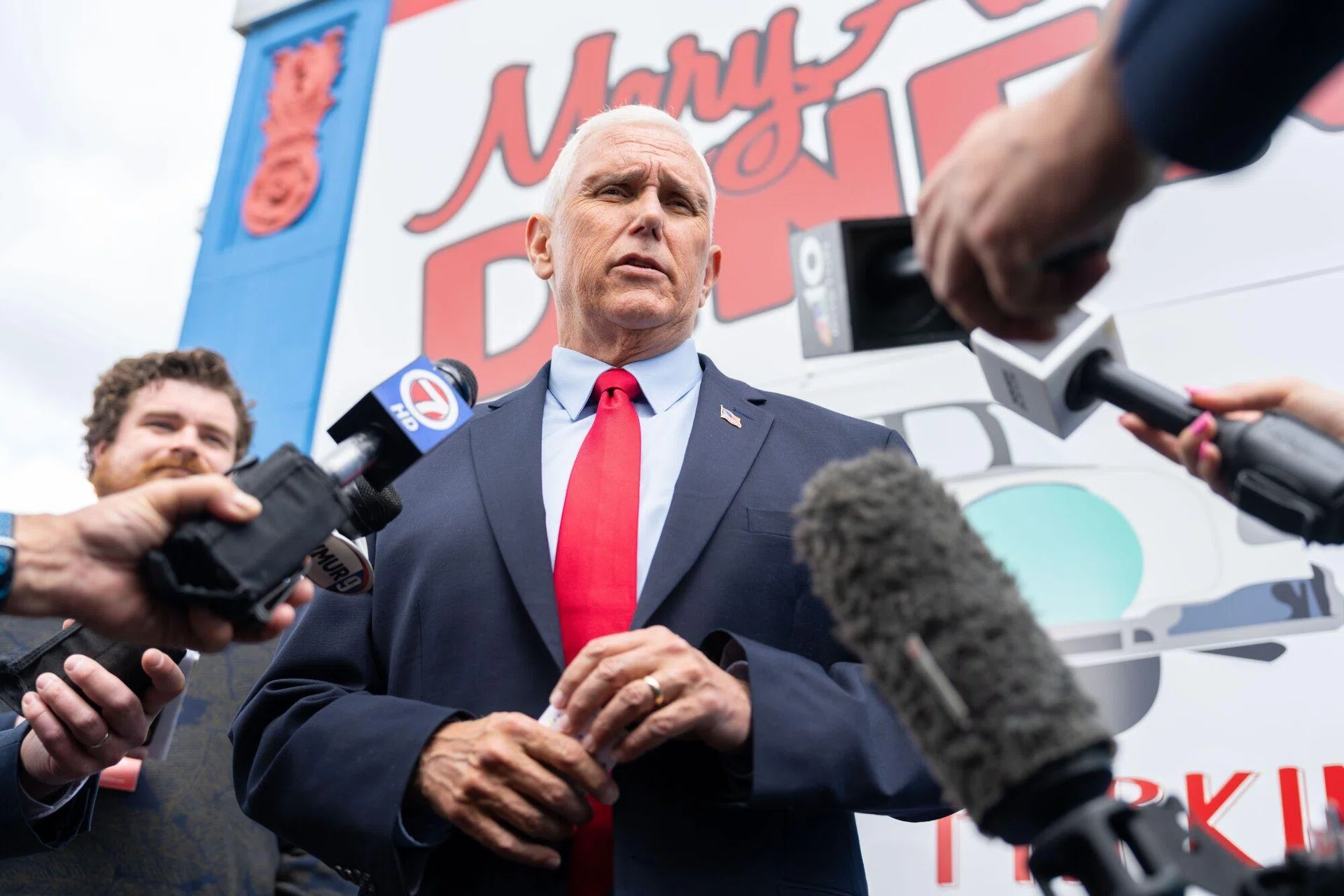 Trump criticised by Republican opponents over classified documents case ...