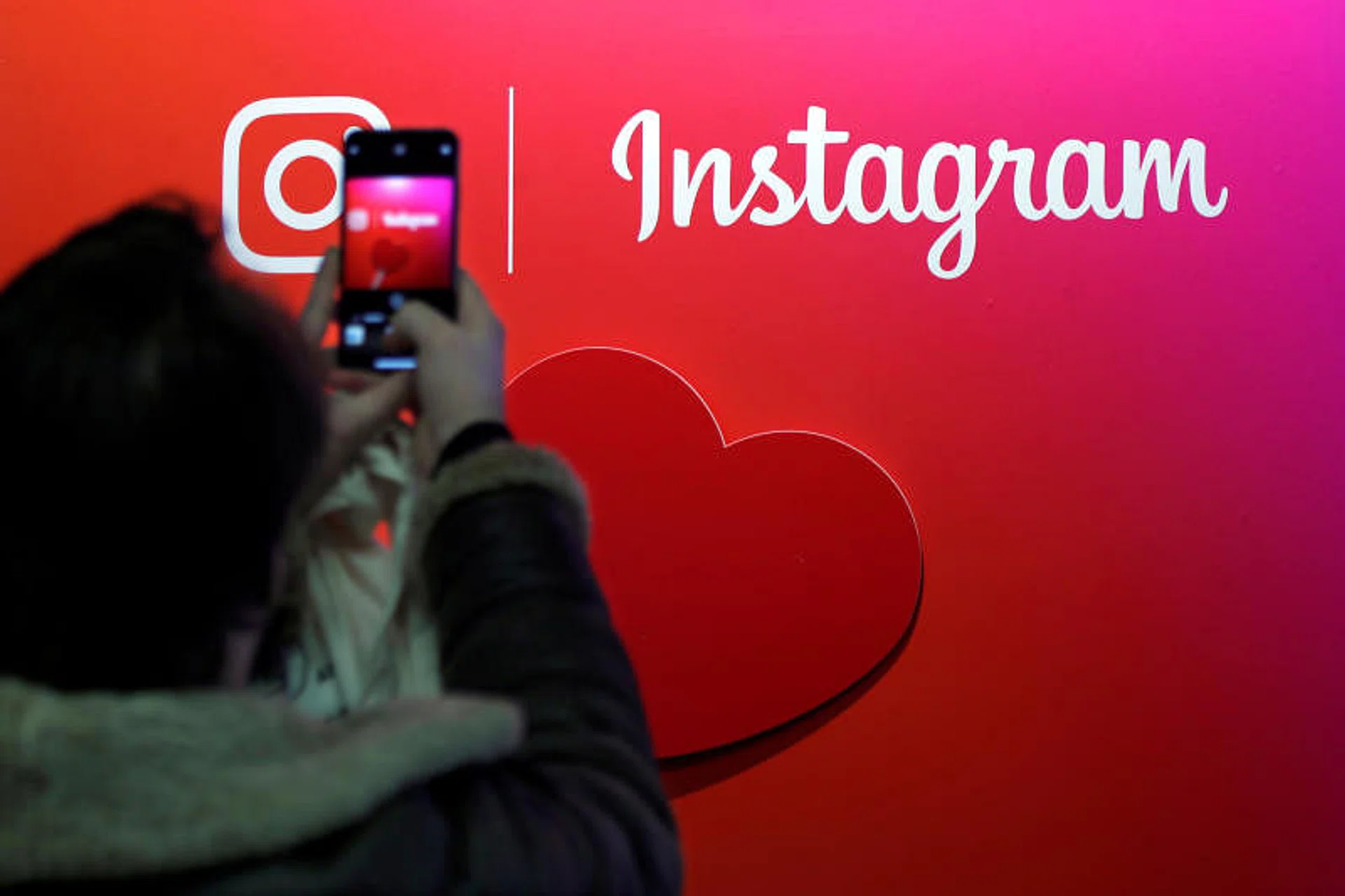 Instagram expands fact-checking globally - The Business Times
