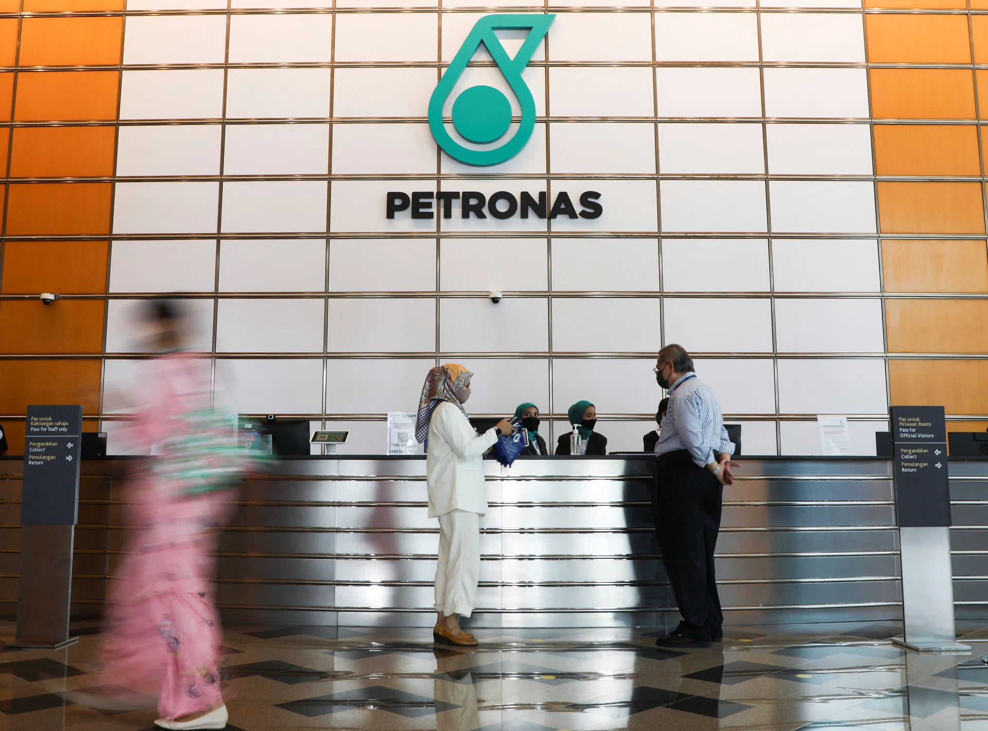 Adnoc, Petronas sign Abu Dhabi unconventional oil resources deal - The ...