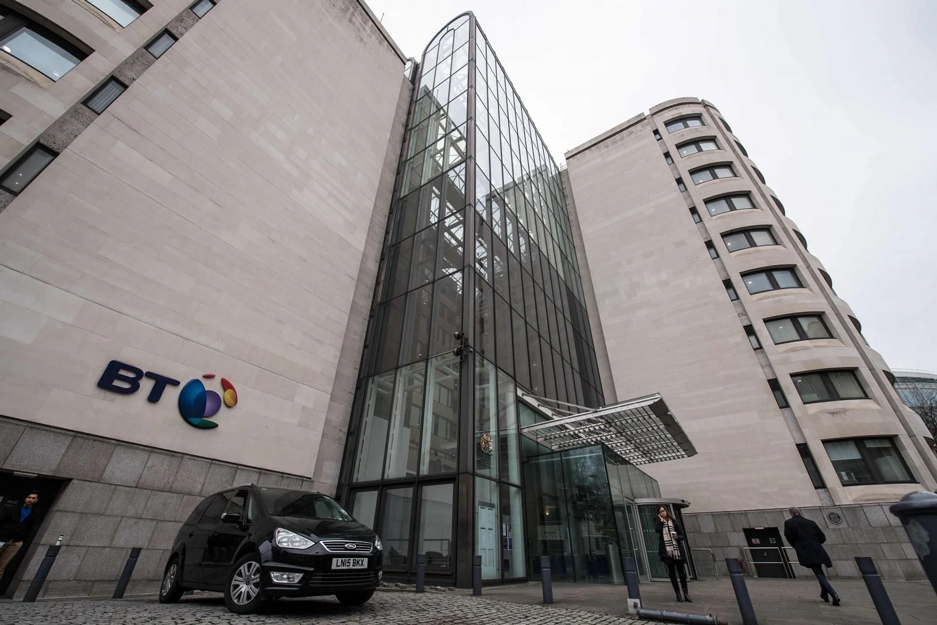 BT gets record fine over late network installations for rivals - The ...